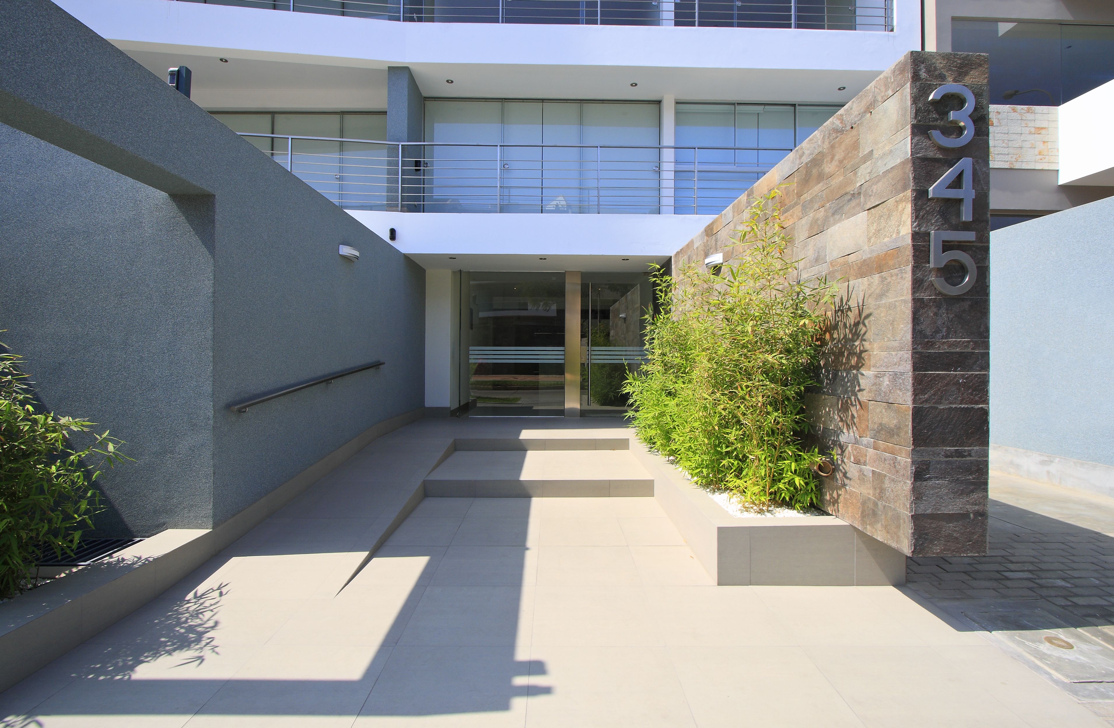 Idea 633981: Edificio Los Precursores by Vértice Arquitectos - Architizer