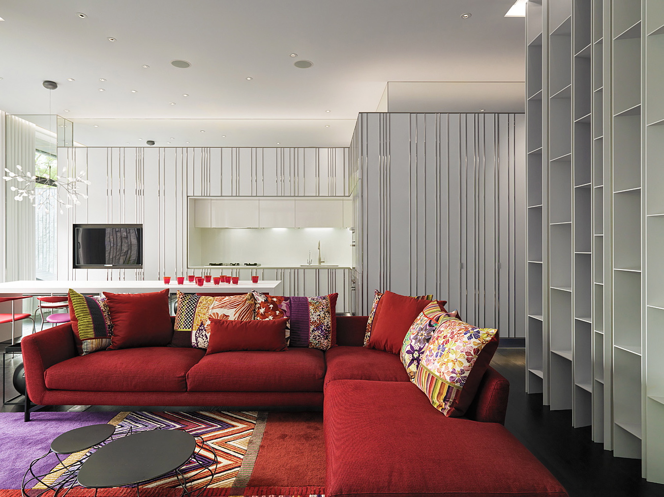 Improvised Syncopation by Chains Interior - Architizer