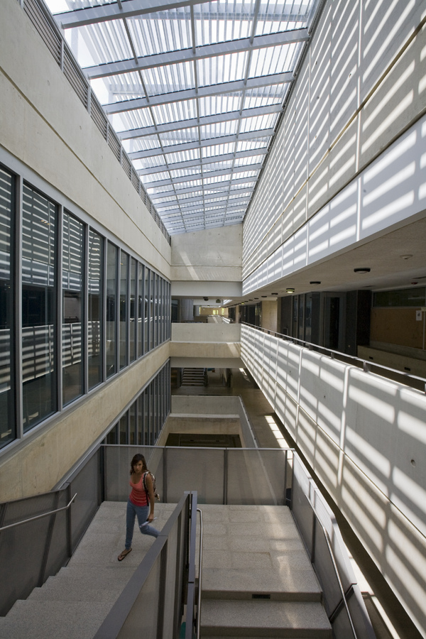 Idea 1306153: JAIME BENÍTEZ REXACH BUILDING - SCHOOL OF GENERAL STUDIES by TORO ARQUITECTOS in ...