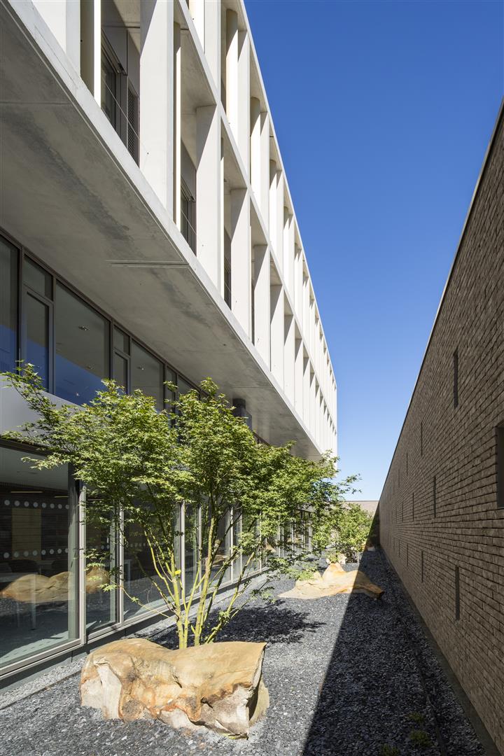 Idea 1855114 International High School East Of Paris By Ateliers 2 3 4 idea-1855114-international-high-school-east-of-paris-by-ateliers-2-3-4