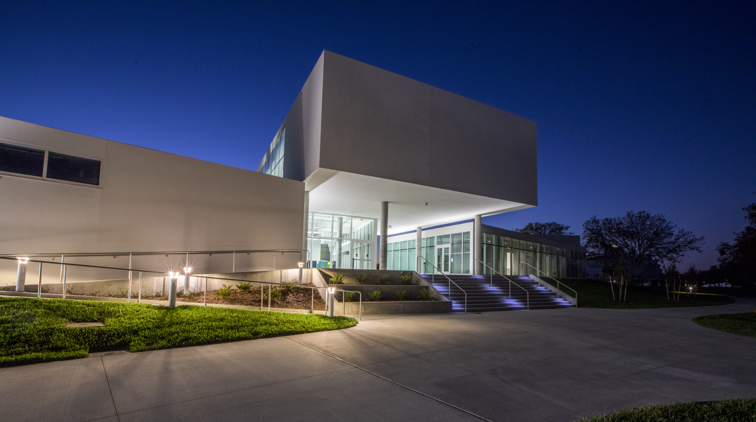 Helmar and Enole Nielsen Center for Visual Arts, Eckerd College by Ayers Saint Gross - Architizer