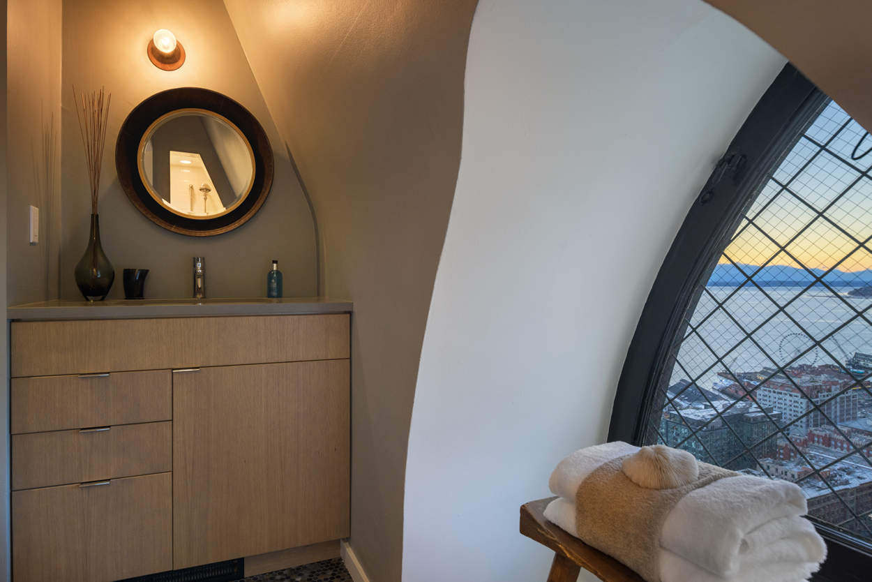 Idea 3246579: Penthouse at Smith Tower by GRAHAM BABA ARCHITECTS in ...