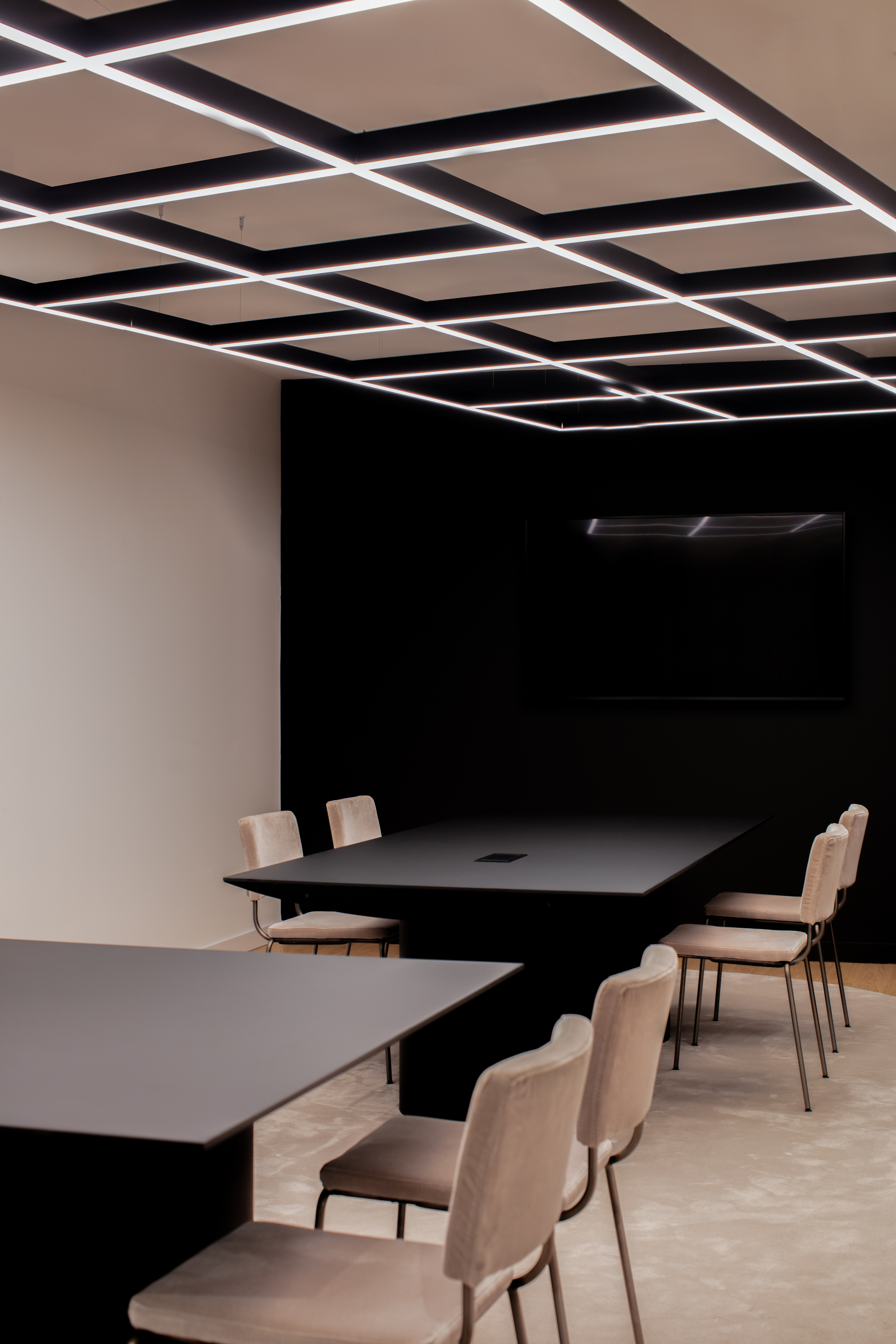 Germaine de Capuccini Corporate showroom and italian headquarter by Visual Display - Interior ...