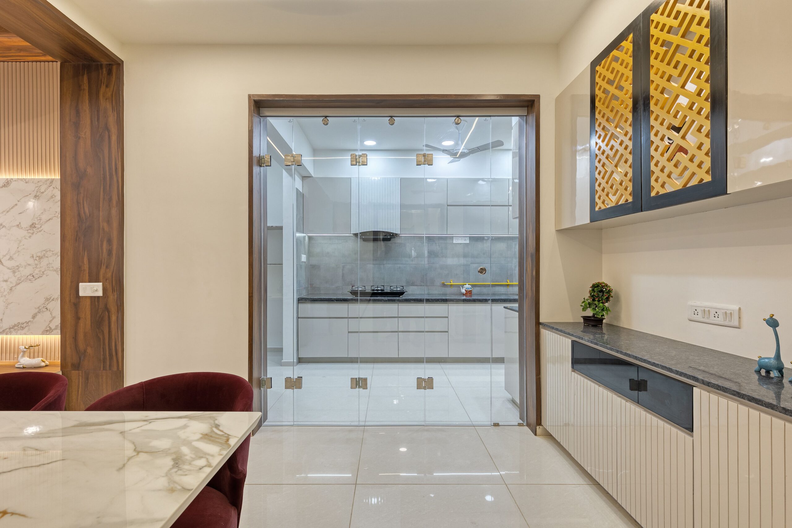 A 3 BHK Apartment Interior Design at Orchid Heaven by Montdor Interior by Montdor Interior ...