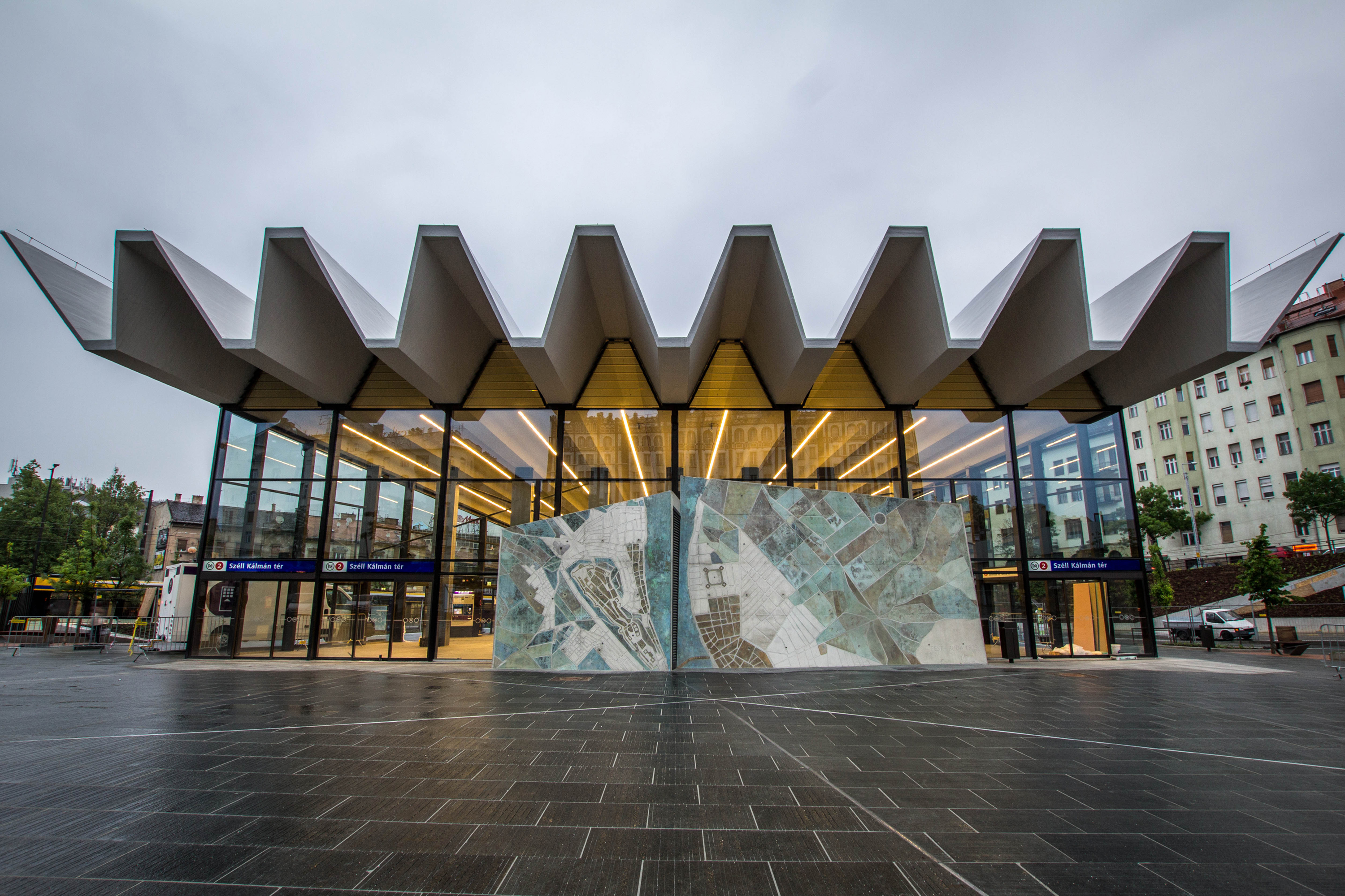 Design Concrete Surfaces and Concrete Objects on Széll Kálmán square, Budapest by S39 Hybrid ...