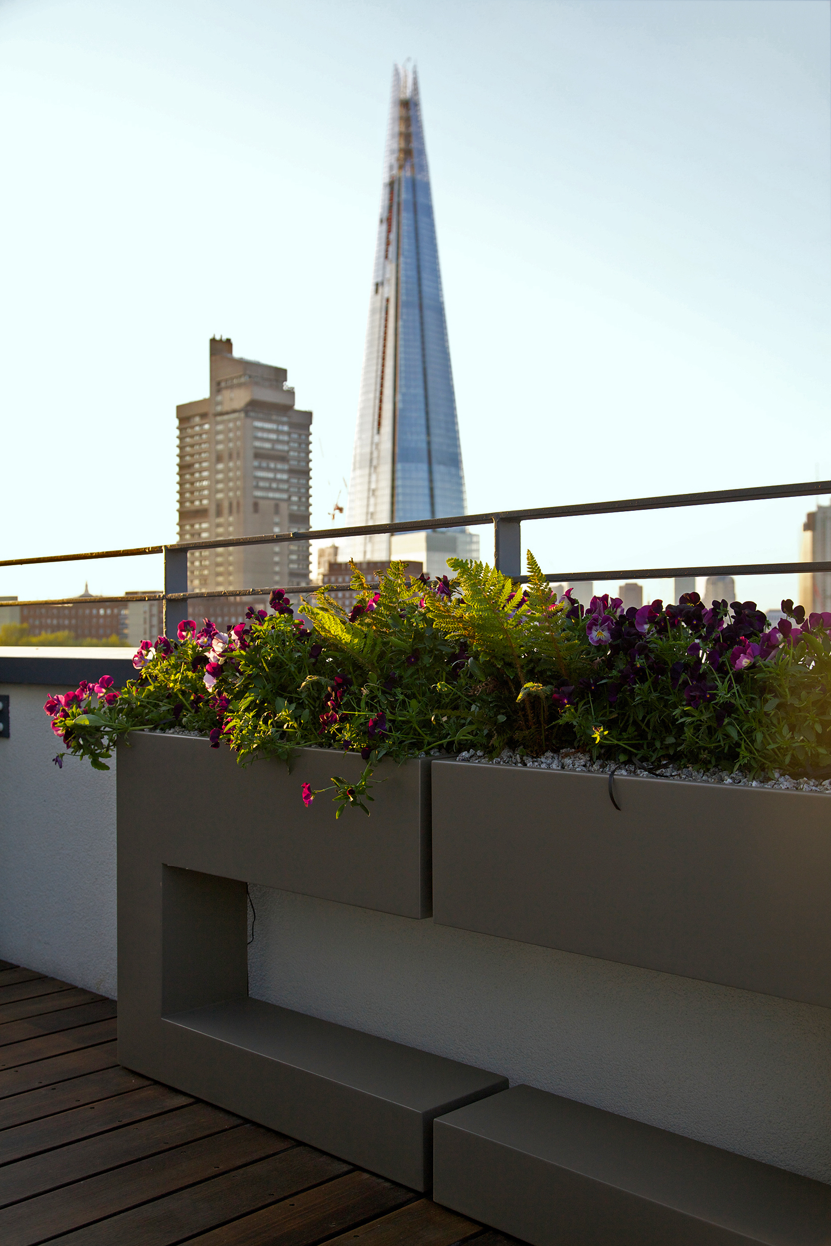 London Bridge Roof Terrace: An Unadulterated City Perch by the Shard by Mylandscapes Roof Garden ...