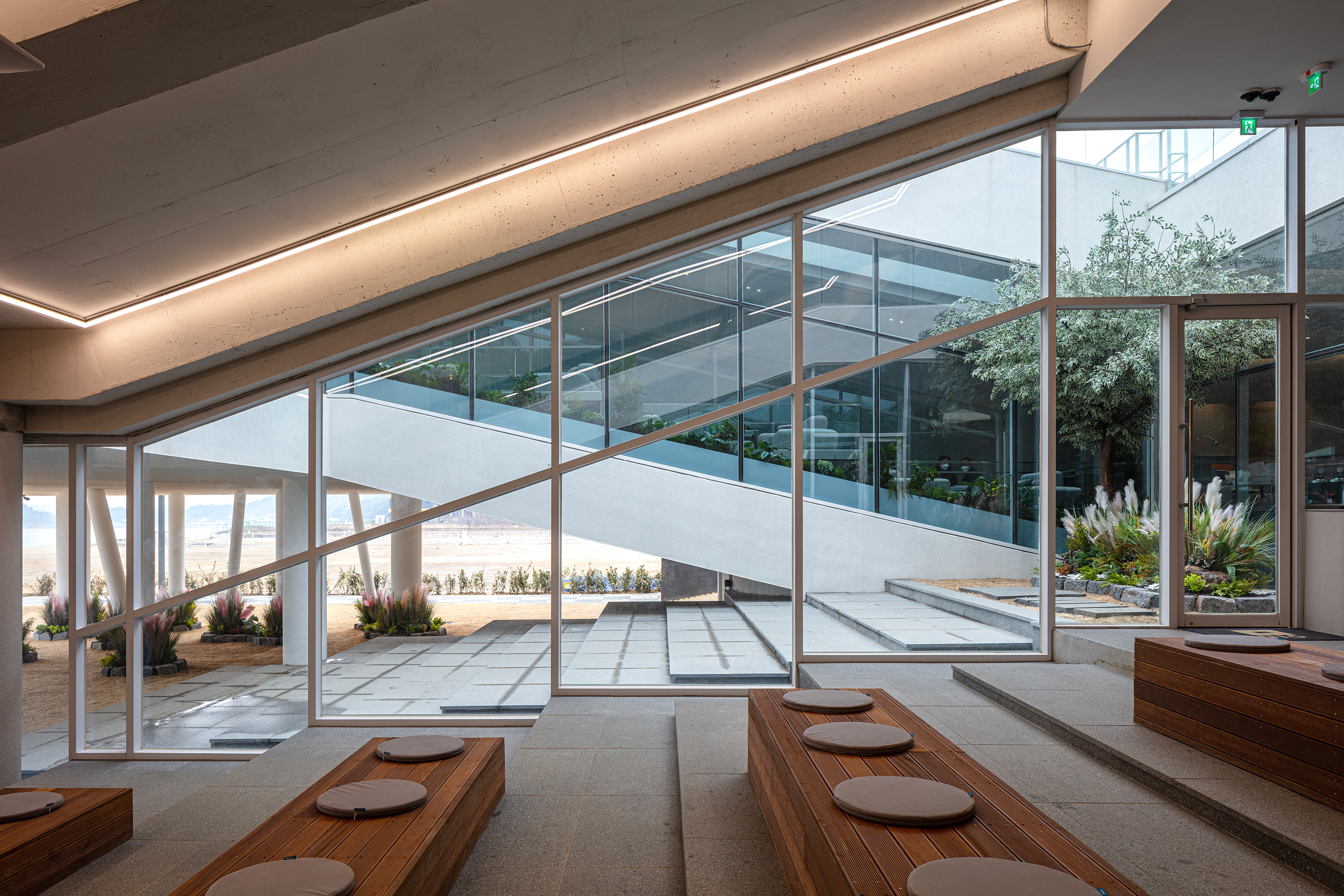 CAFE MIEUM by UTAA - Architizer