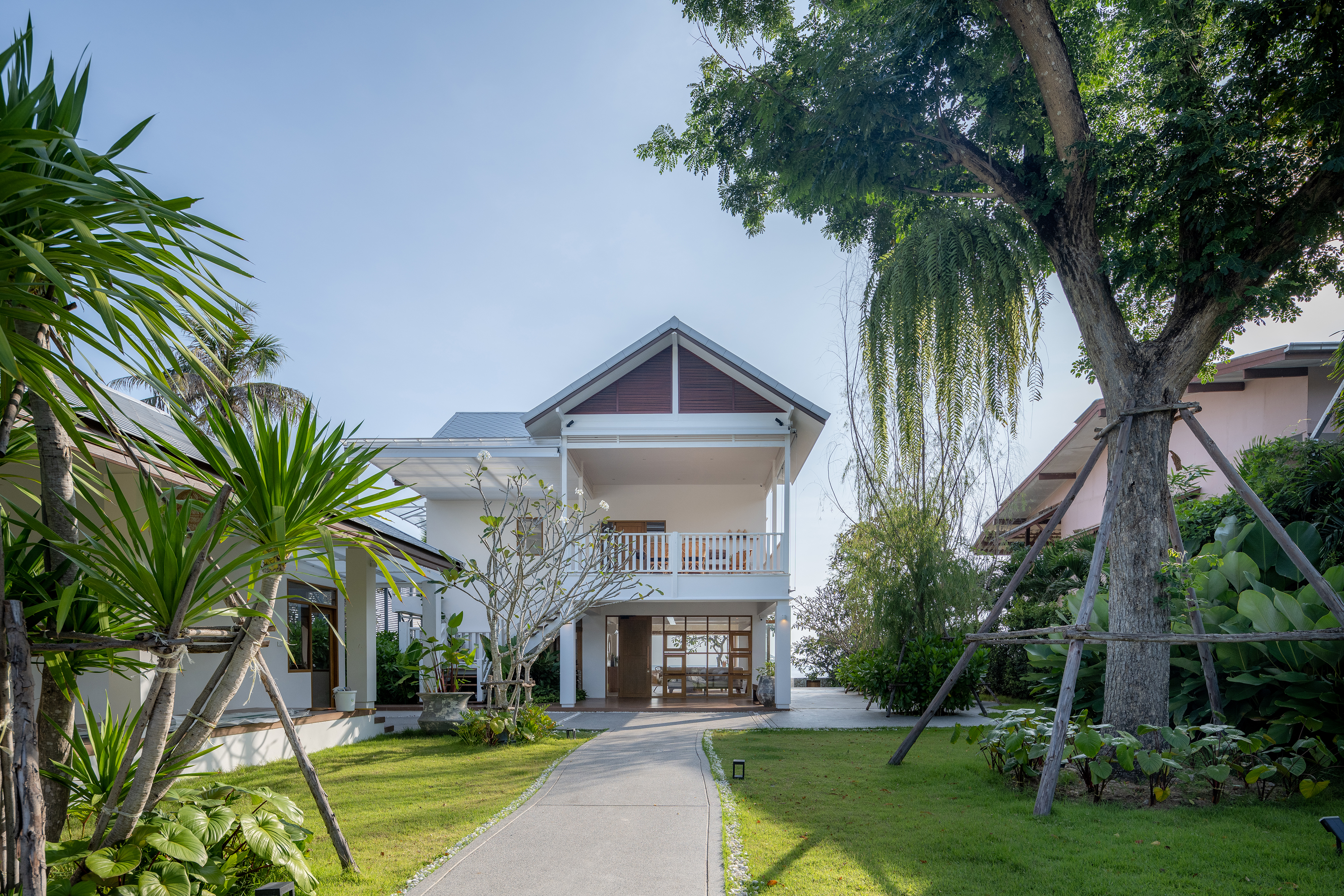 Baan Louk Pla House by Araya Kubota architect - Architizer