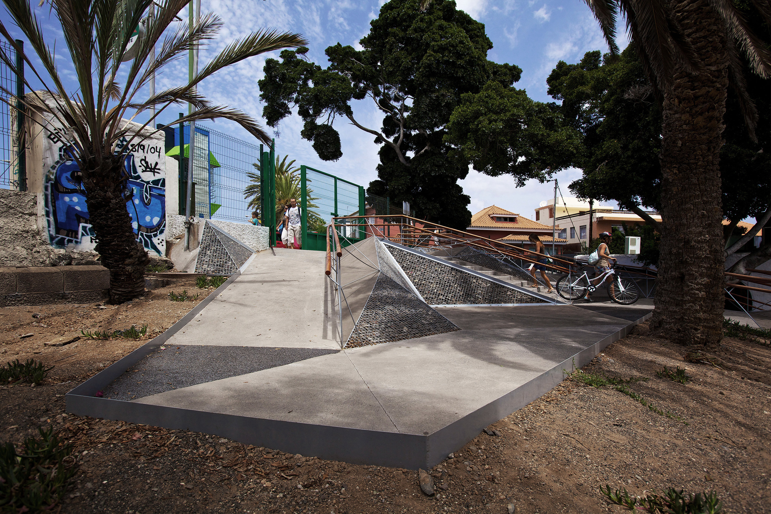 ACCESIBLE PATHWAY AT SWIMMING CLUB by LPA STUDIO - Architizer