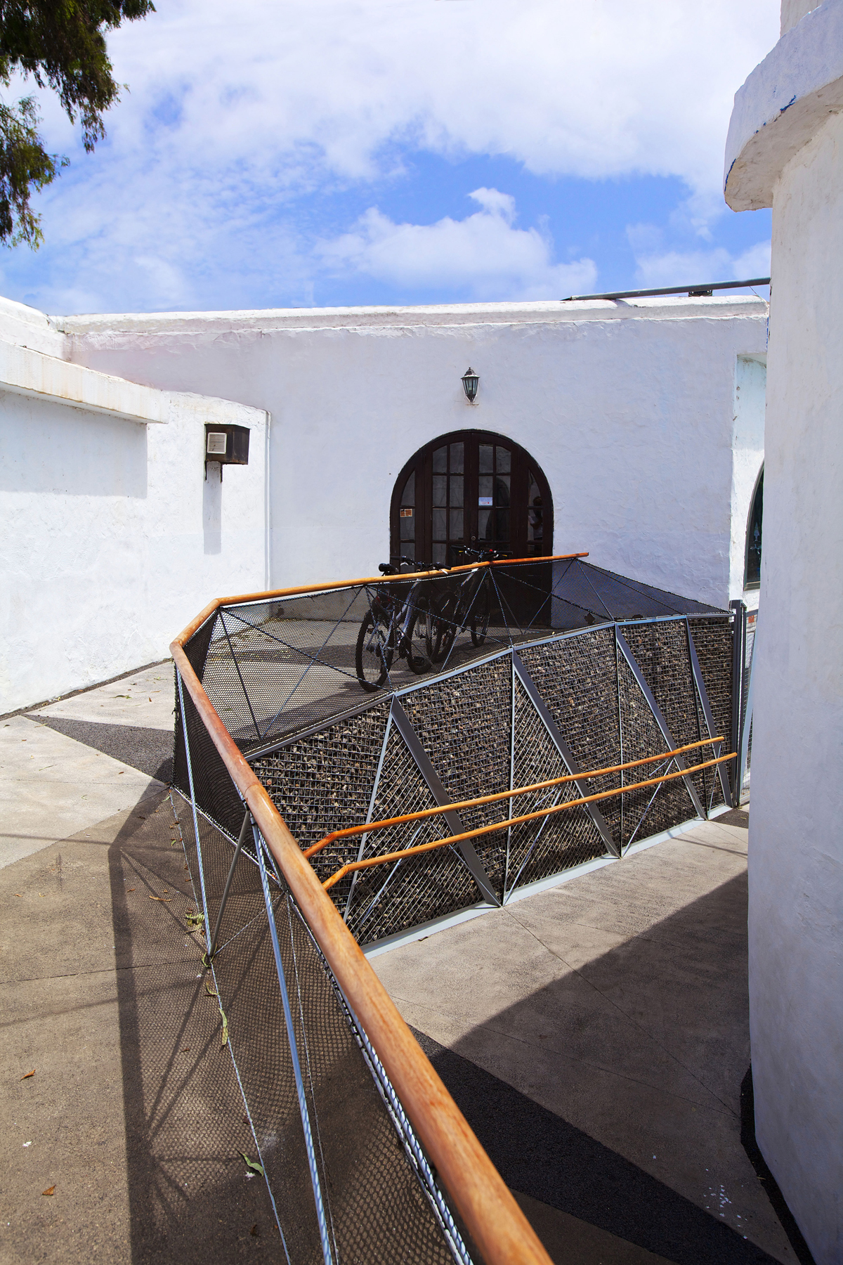 ACCESIBLE PATHWAY AT SWIMMING CLUB by LPA STUDIO - Architizer