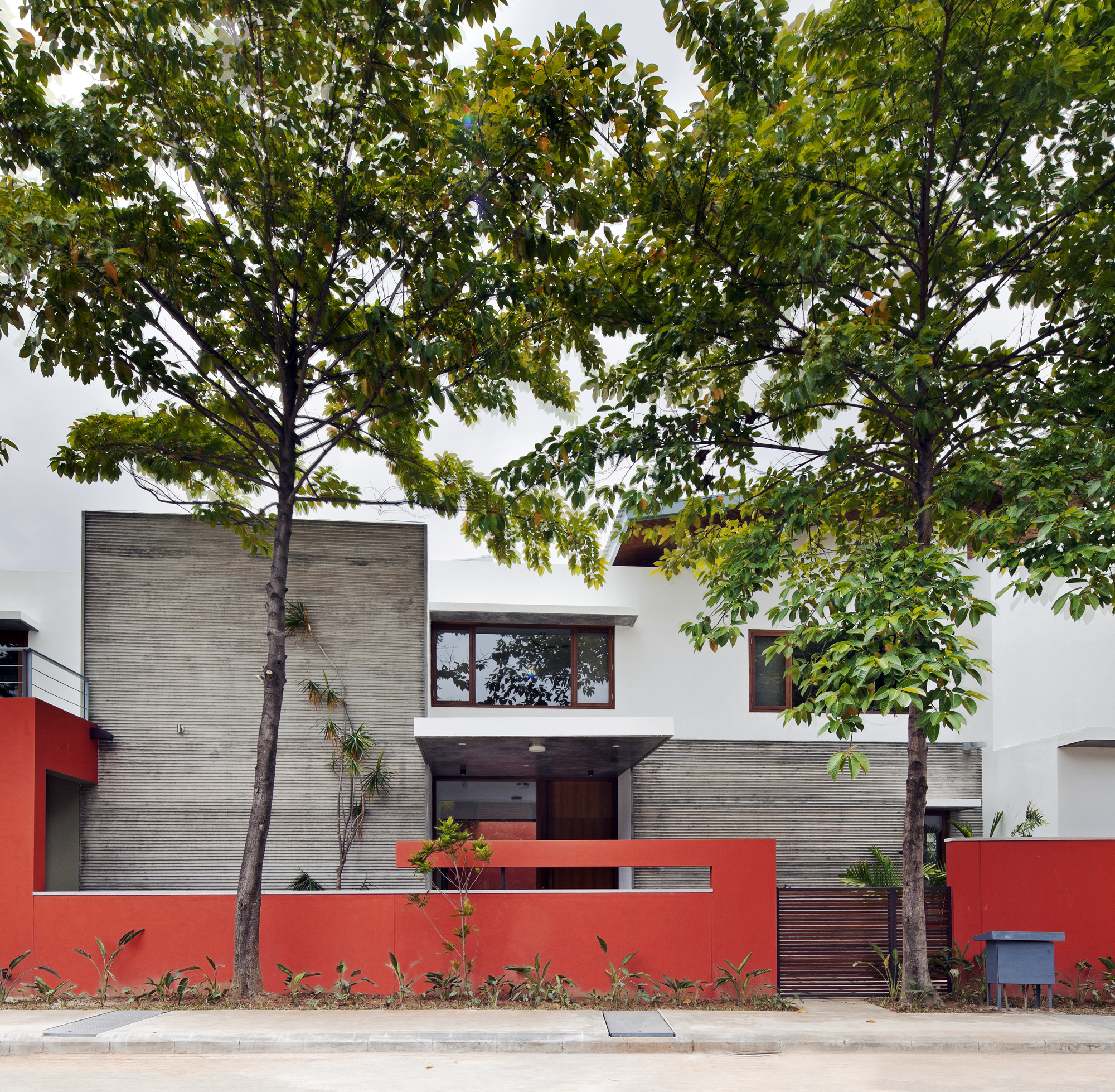 The Long House by Khosla Associates - Architizer