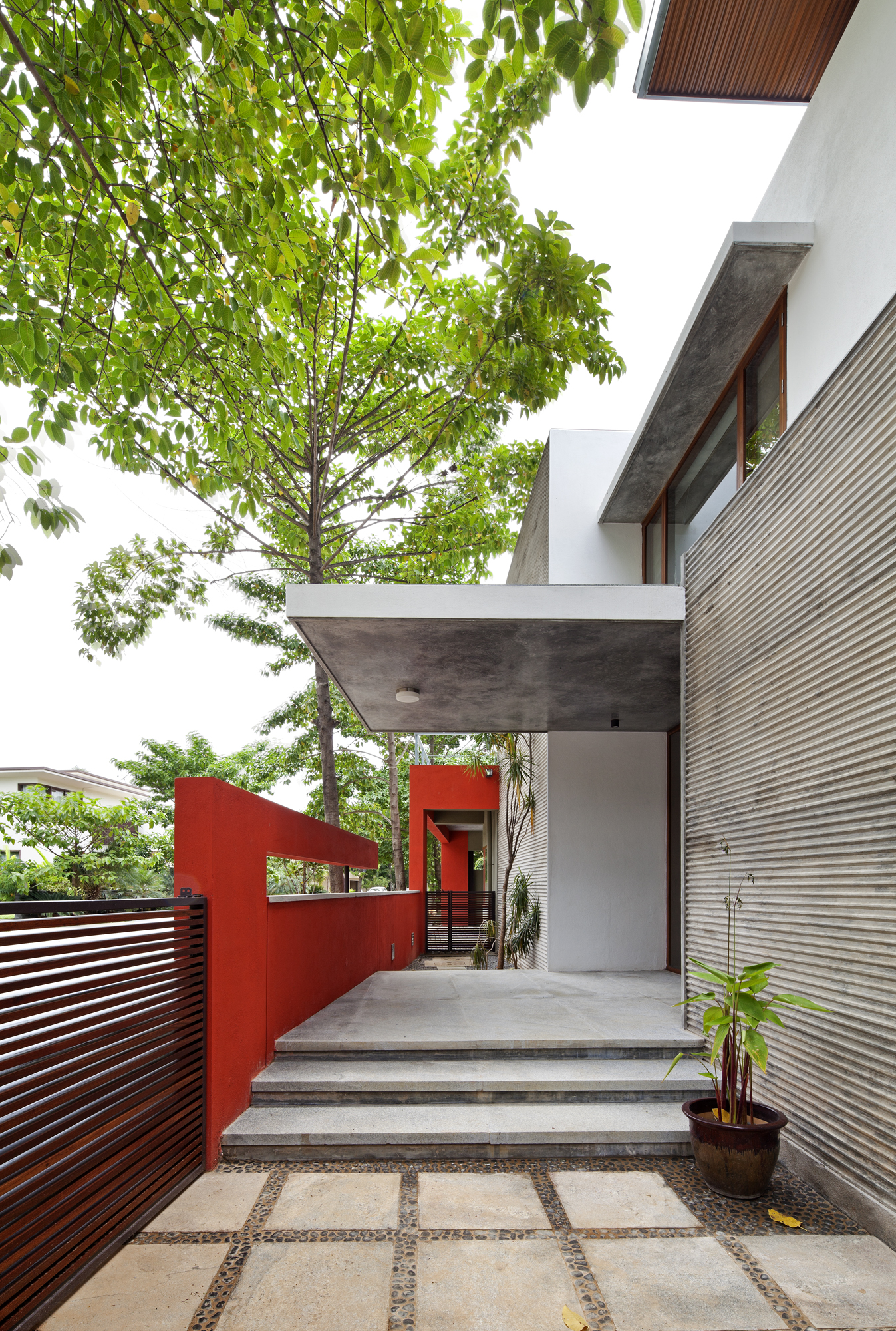 The Long House by Khosla Associates - Architizer
