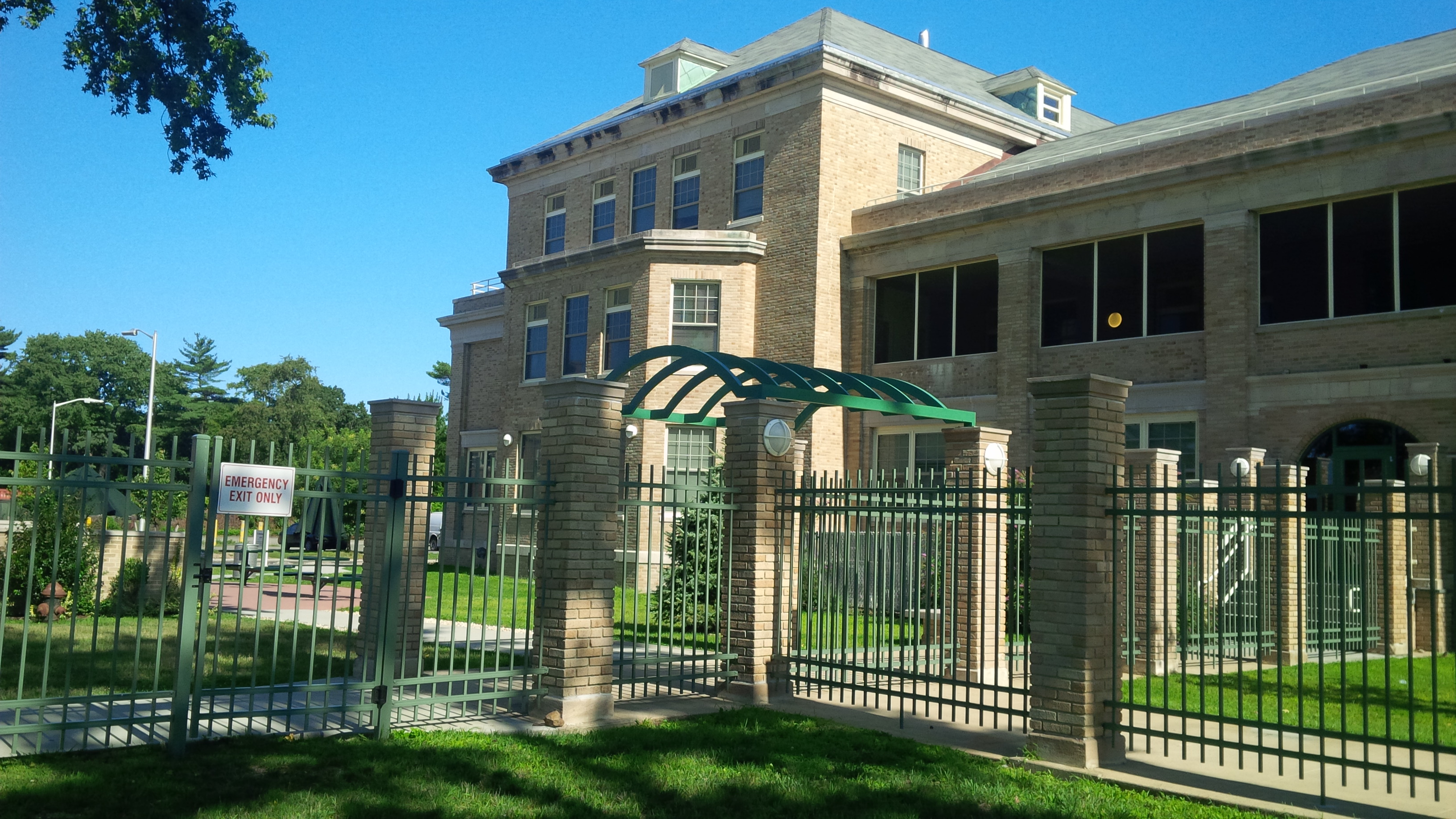 Creedmoor Psychiatric Center - Hospital Building #74 by Ting & Li ...