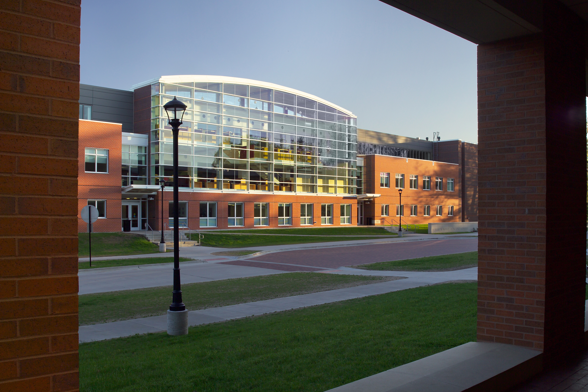 Grinnell College - Noyce Science Center (Phases I & II) by Holabird ...