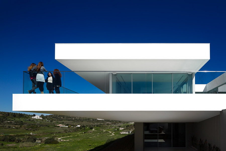 Idea 627811: Villa Escarpa by Mario Martins Atelier - Architizer