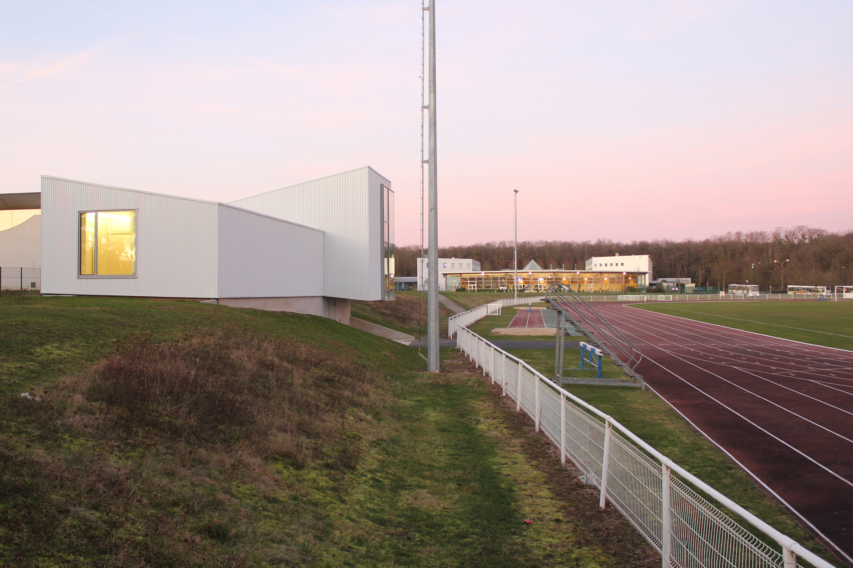 Fast Forward: 12 Field Houses Designed to Maximize Performance ...