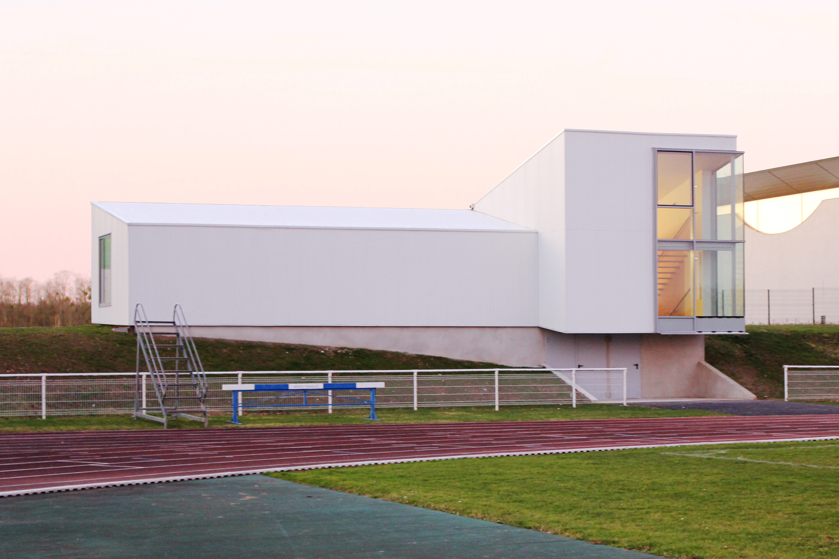 Fast Forward: 12 Field Houses Designed to Maximize Performance ...