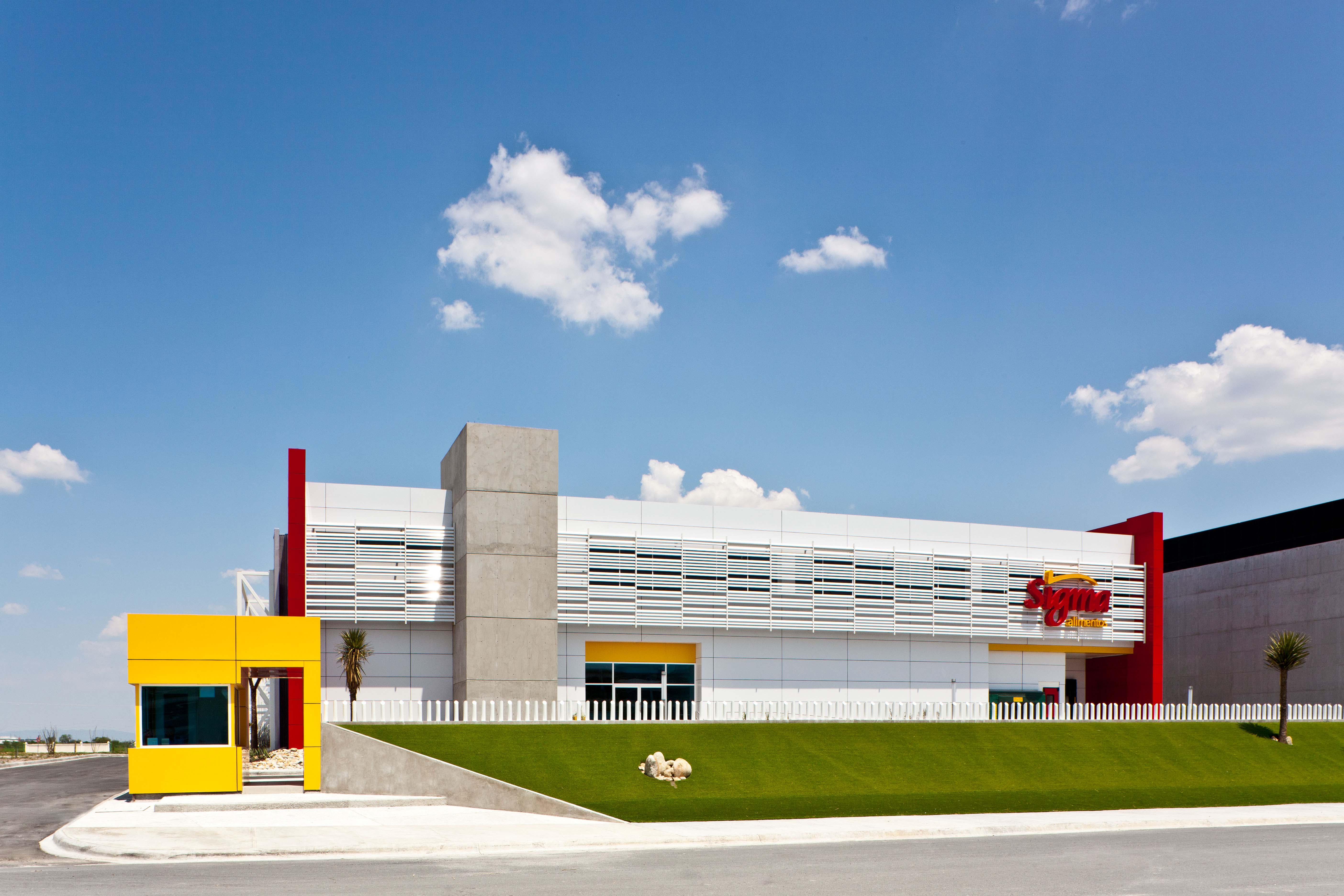 Sigma Alimentos (Pilot Plant) by Arq. Bernardo Hinojosa / Arquiplan ...