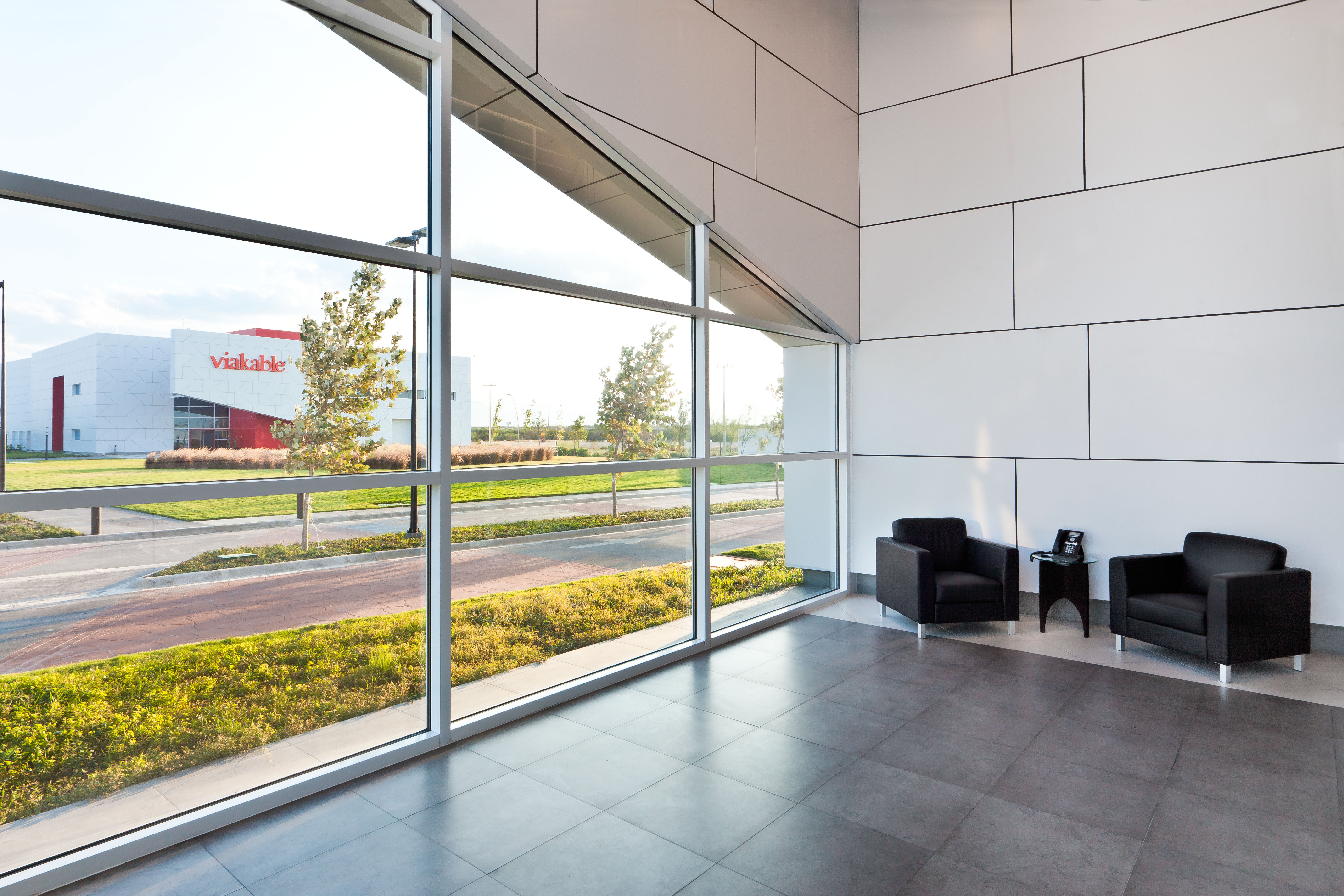 XIGNUX Technology Centers by Arq. Bernardo Hinojosa / Arquiplan ...