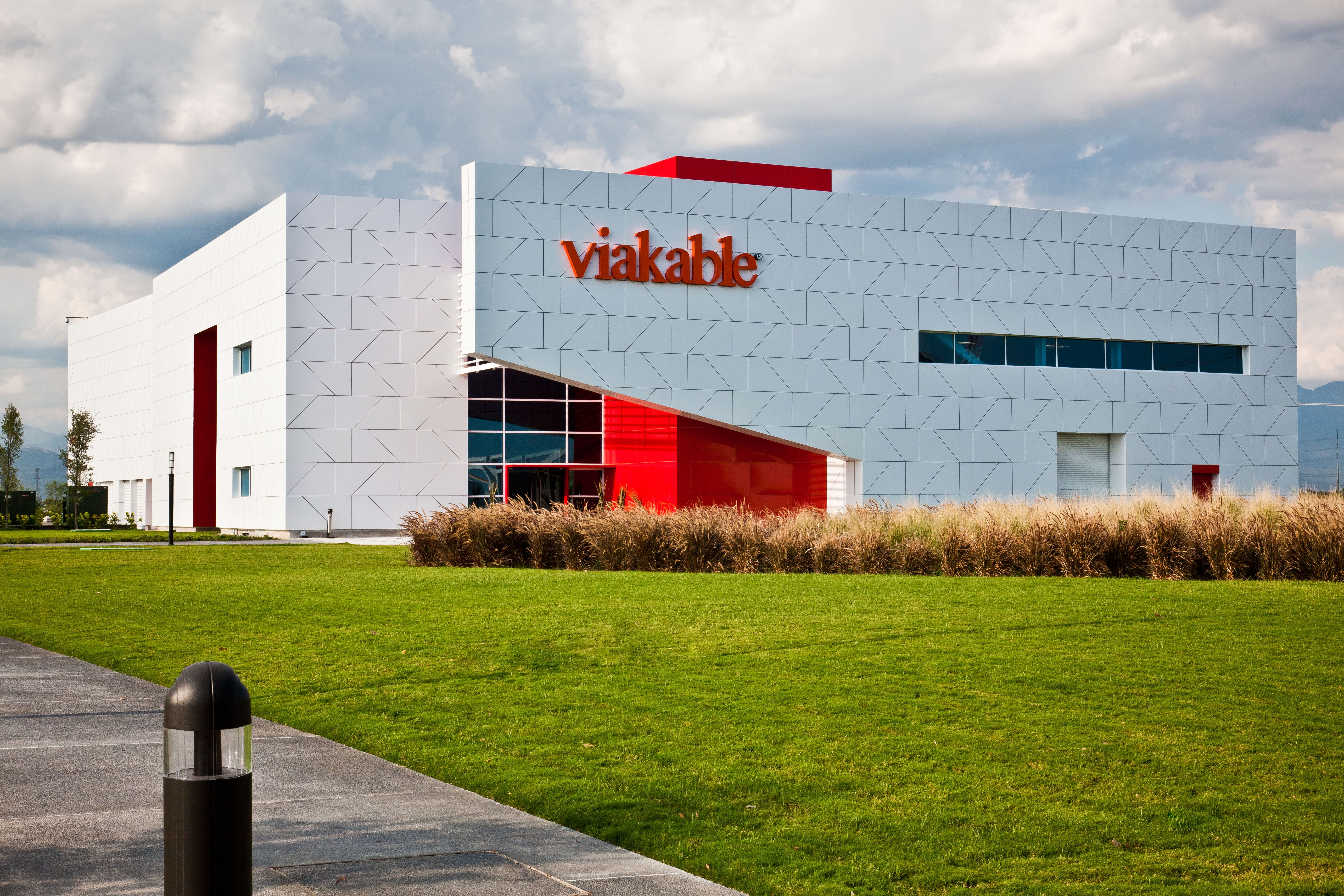 XIGNUX Technology Centers by Arq. Bernardo Hinojosa / Arquiplan ...