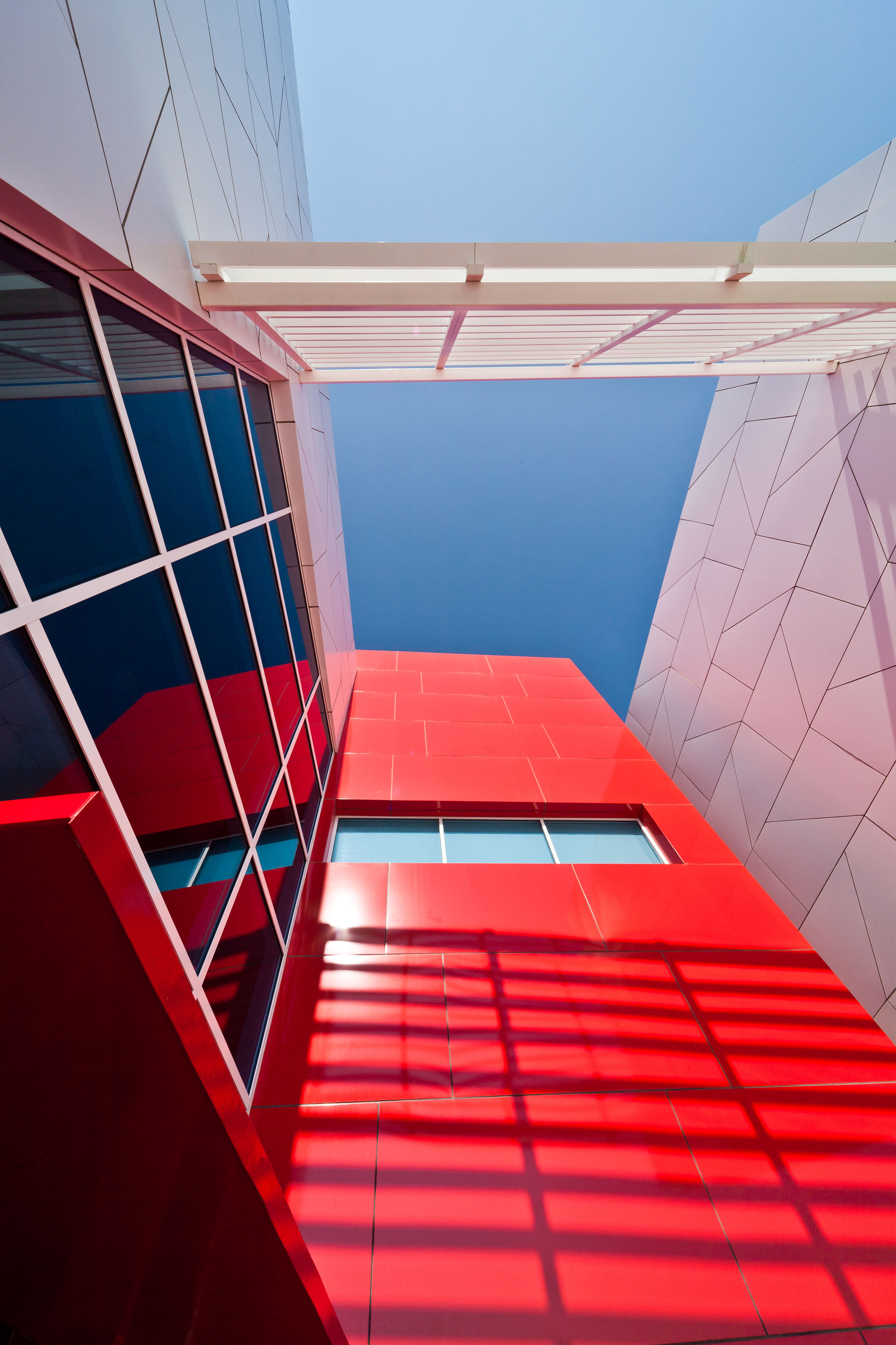 XIGNUX Technology Centers by Arq. Bernardo Hinojosa / Arquiplan ...