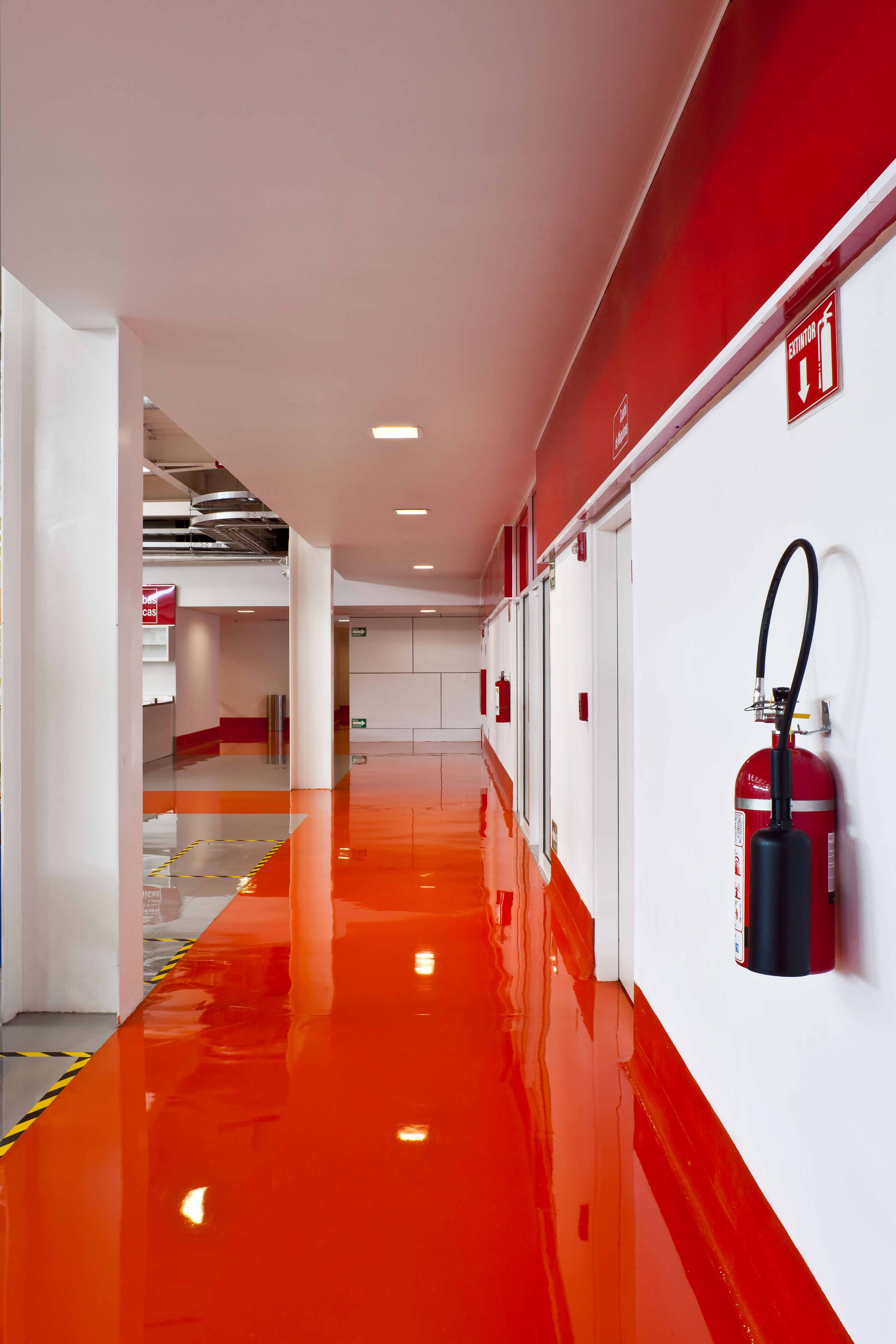 XIGNUX Technology Centers by Arq. Bernardo Hinojosa / Arquiplan ...