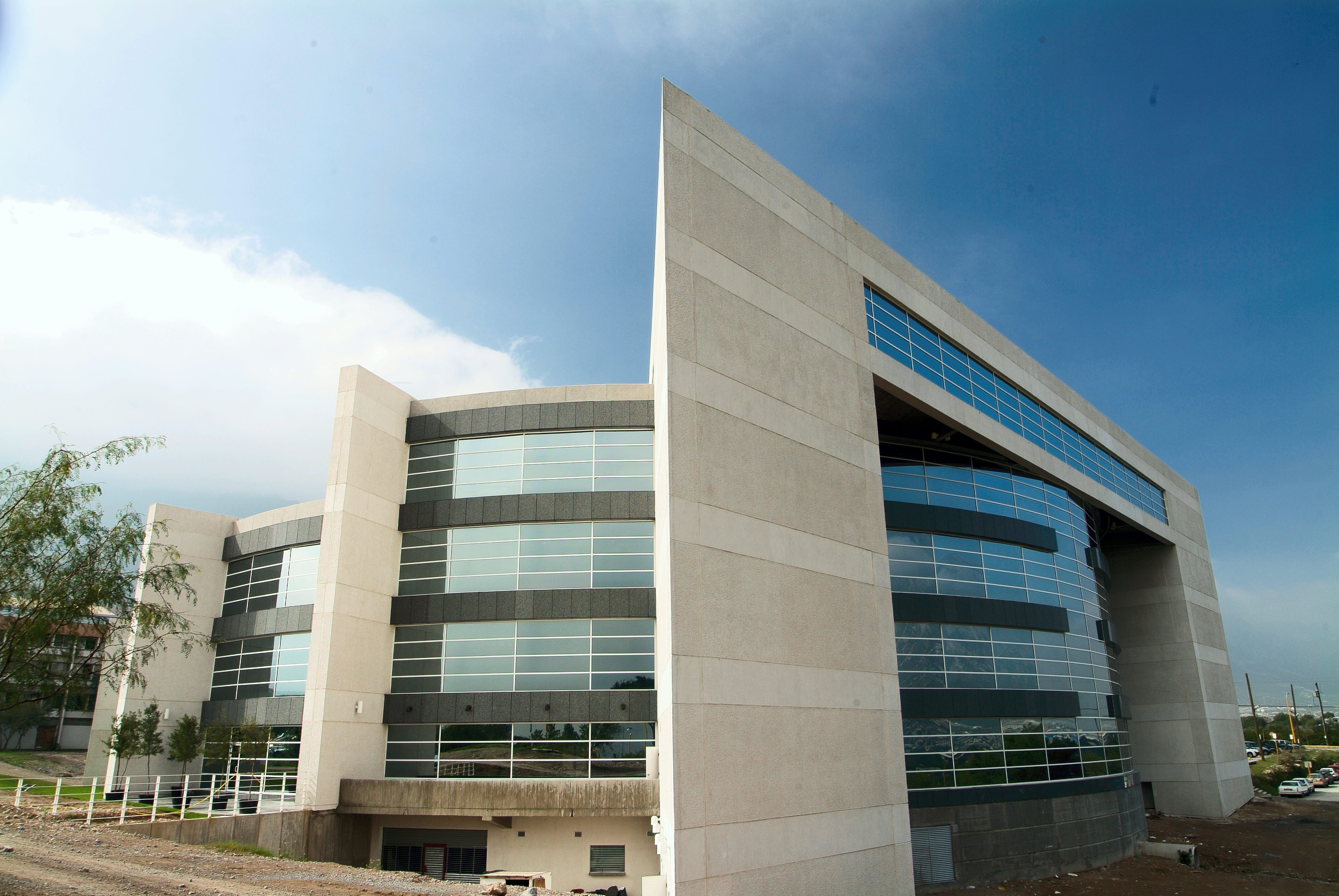 Universidad de Monterrey's Rectory - Architizer