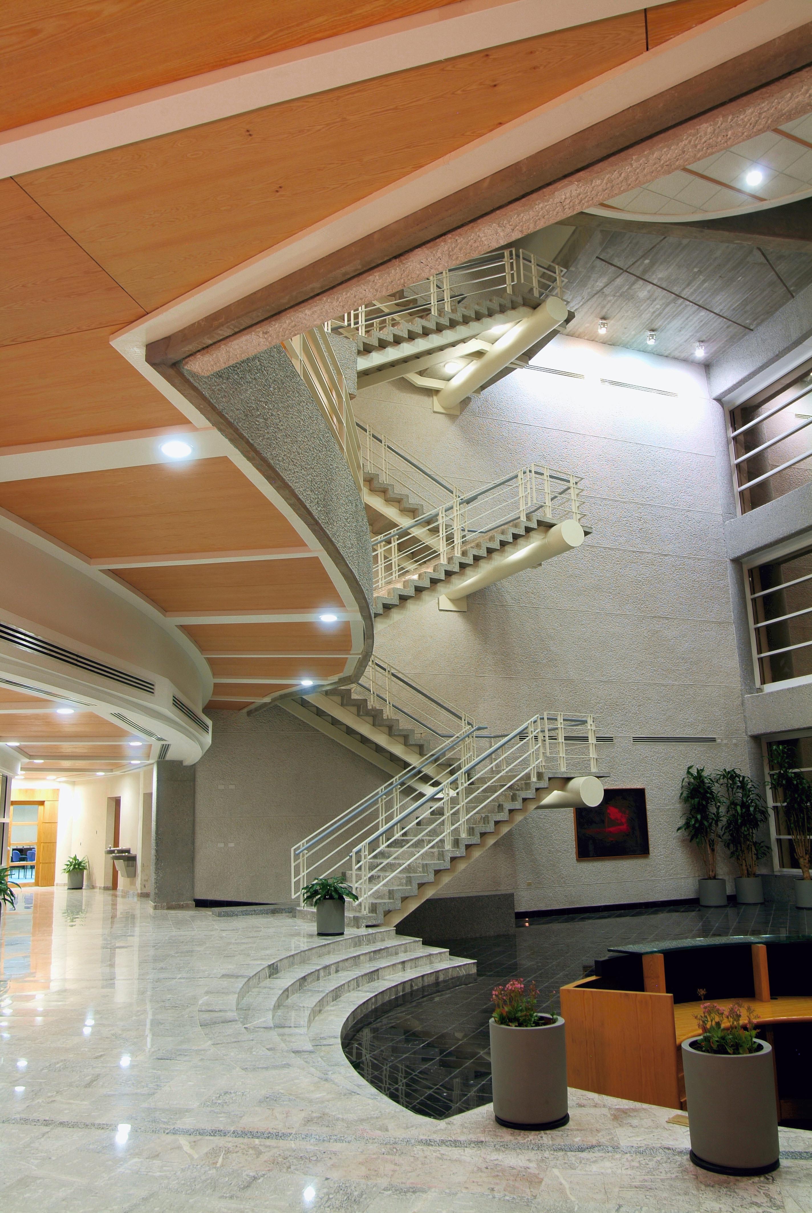 Universidad de Monterrey's Rectory by Arq. Bernardo Hinojosa ...