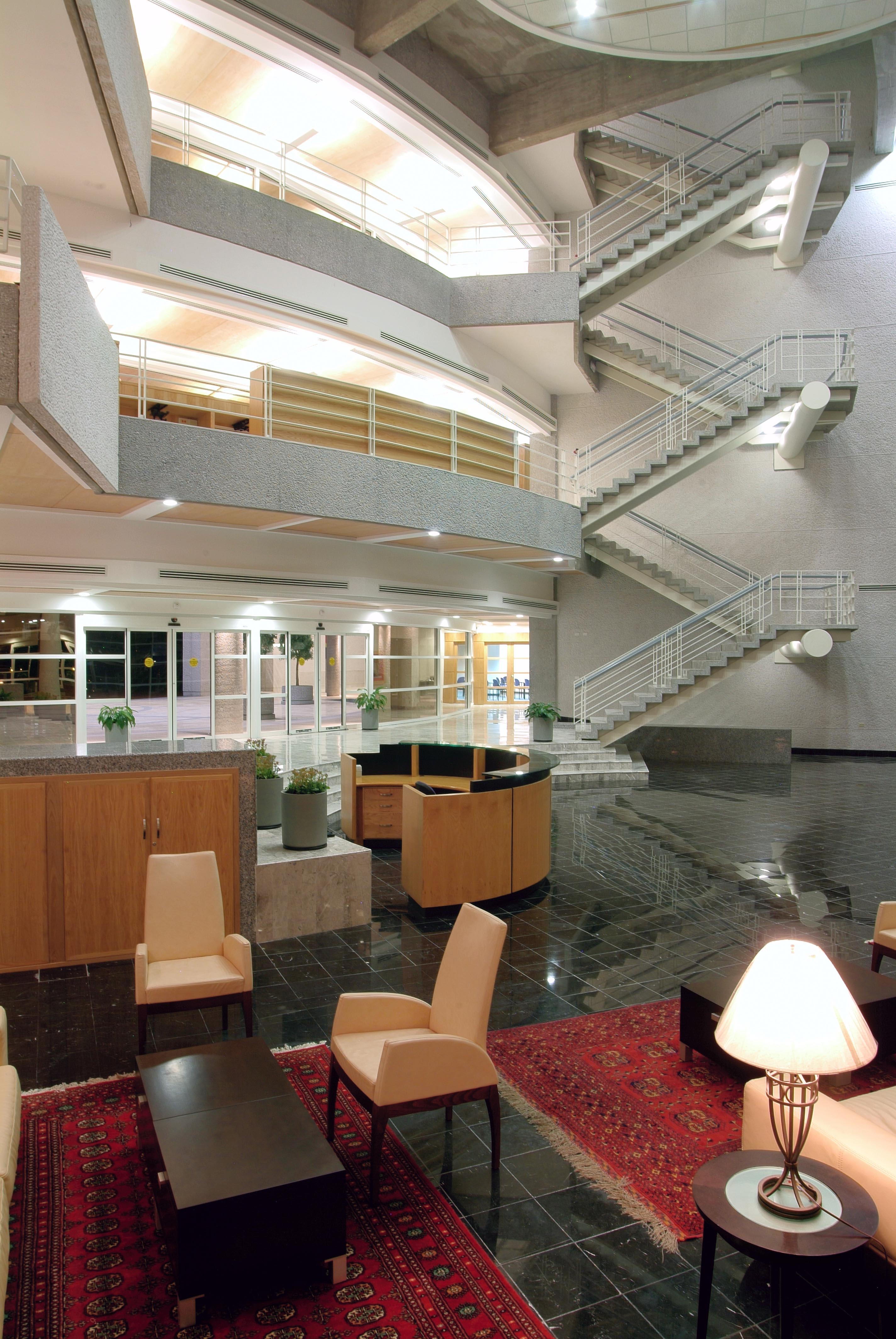 Universidad de Monterrey's Rectory by Arq. Bernardo Hinojosa ...