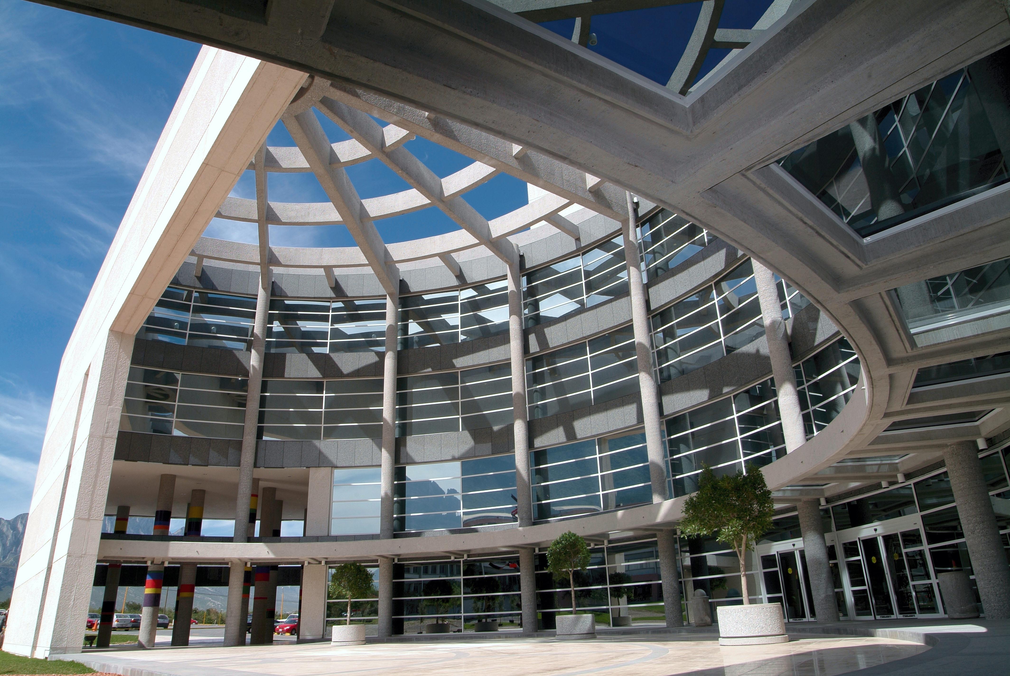 Universidad de Monterrey's Rectory by Arq. Bernardo Hinojosa ...
