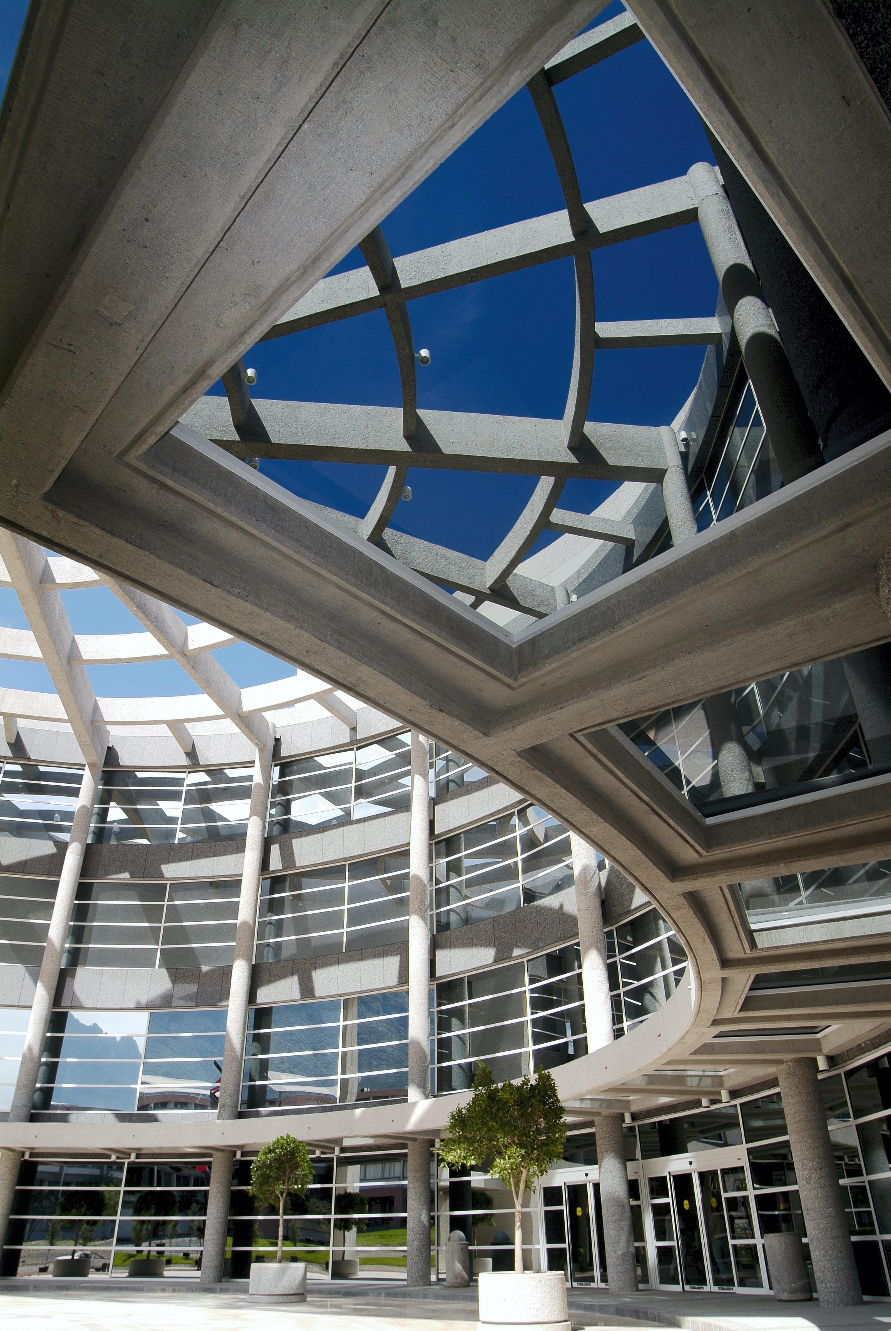 Universidad de Monterrey's Rectory by Arq. Bernardo Hinojosa ...