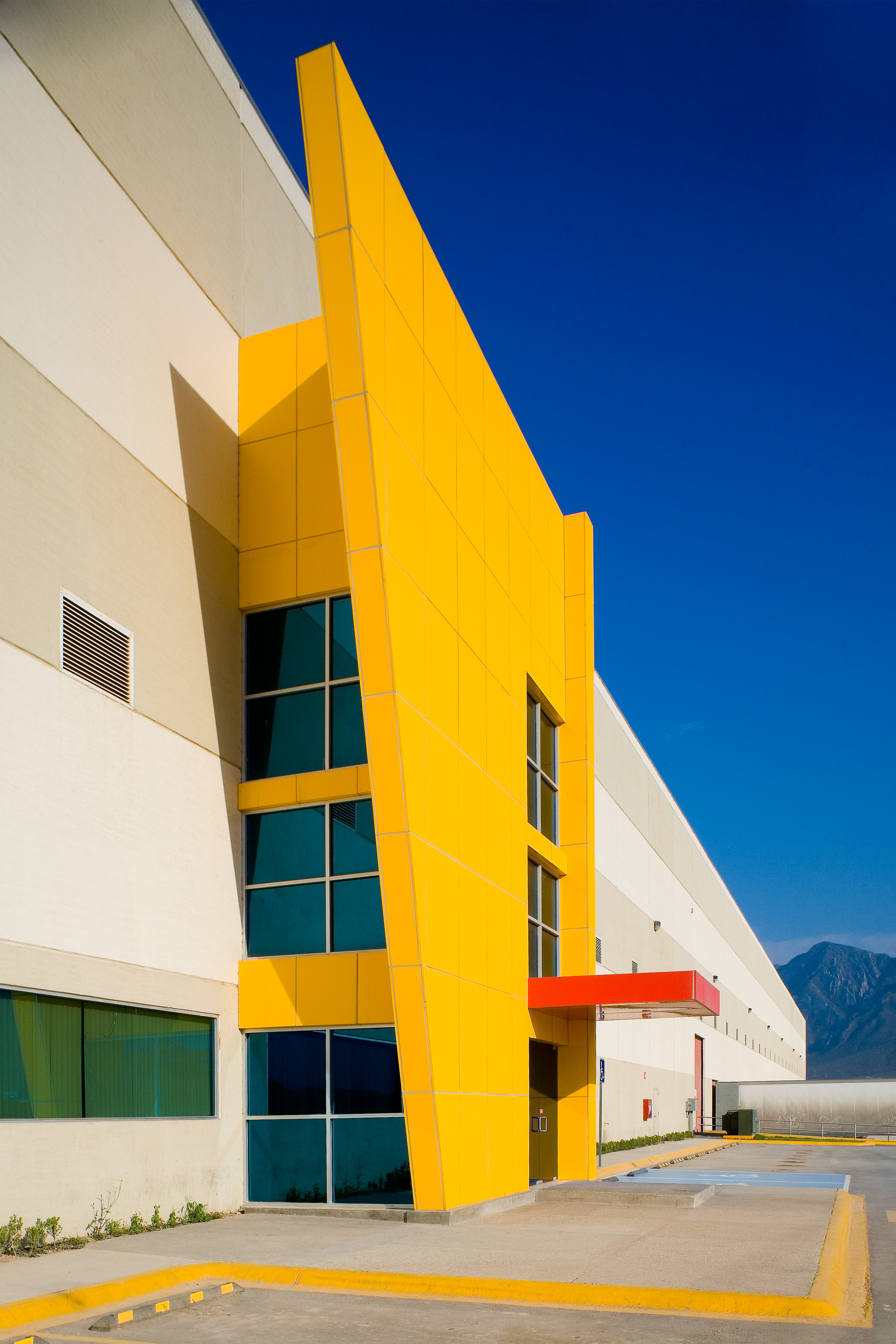 STIVA by Arq. Bernardo Hinojosa / Arquiplan - Architizer