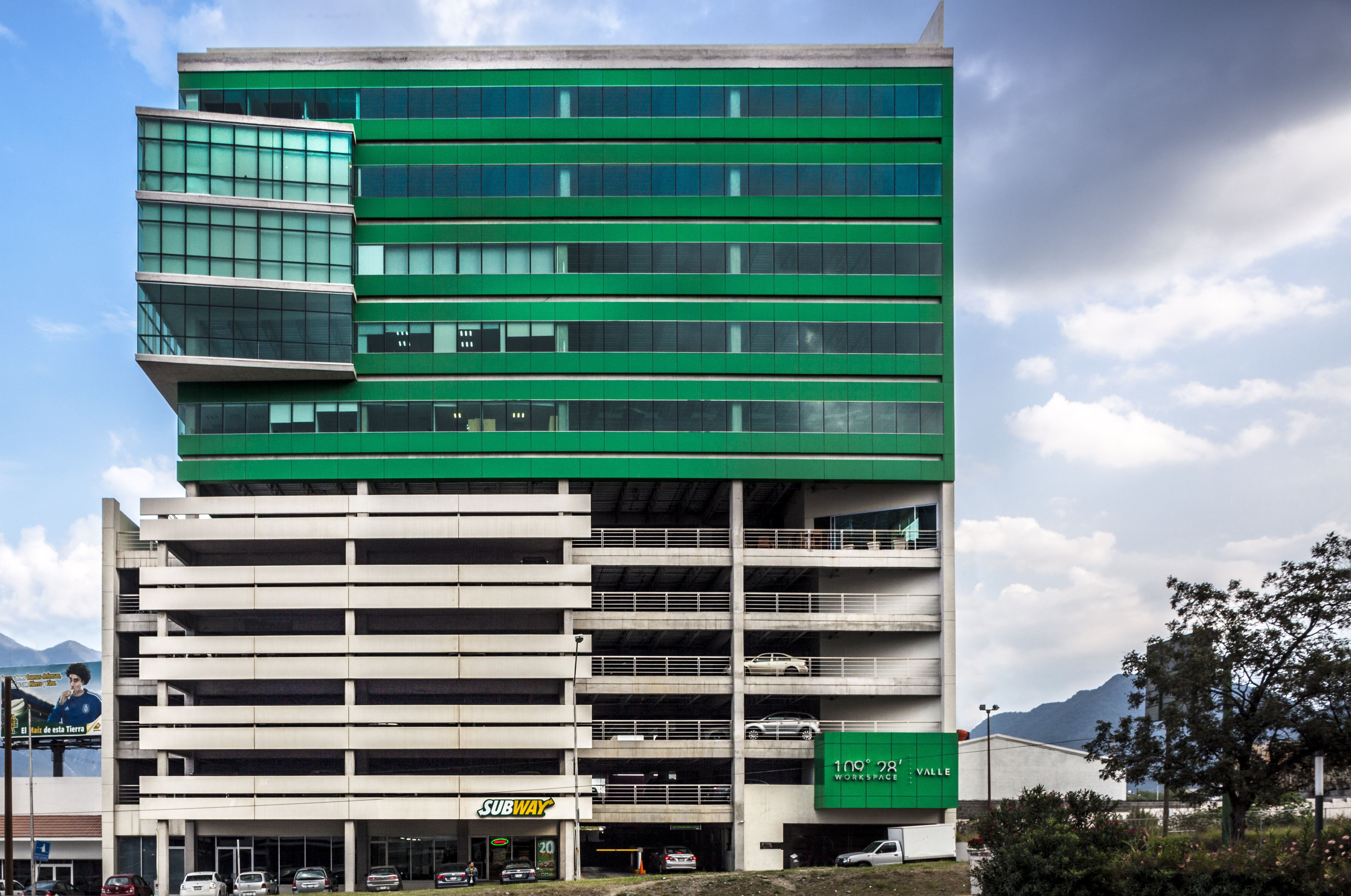 KOINOX Workspace Valle 109.28 by Arq. Bernardo Hinojosa / Arquiplan ...