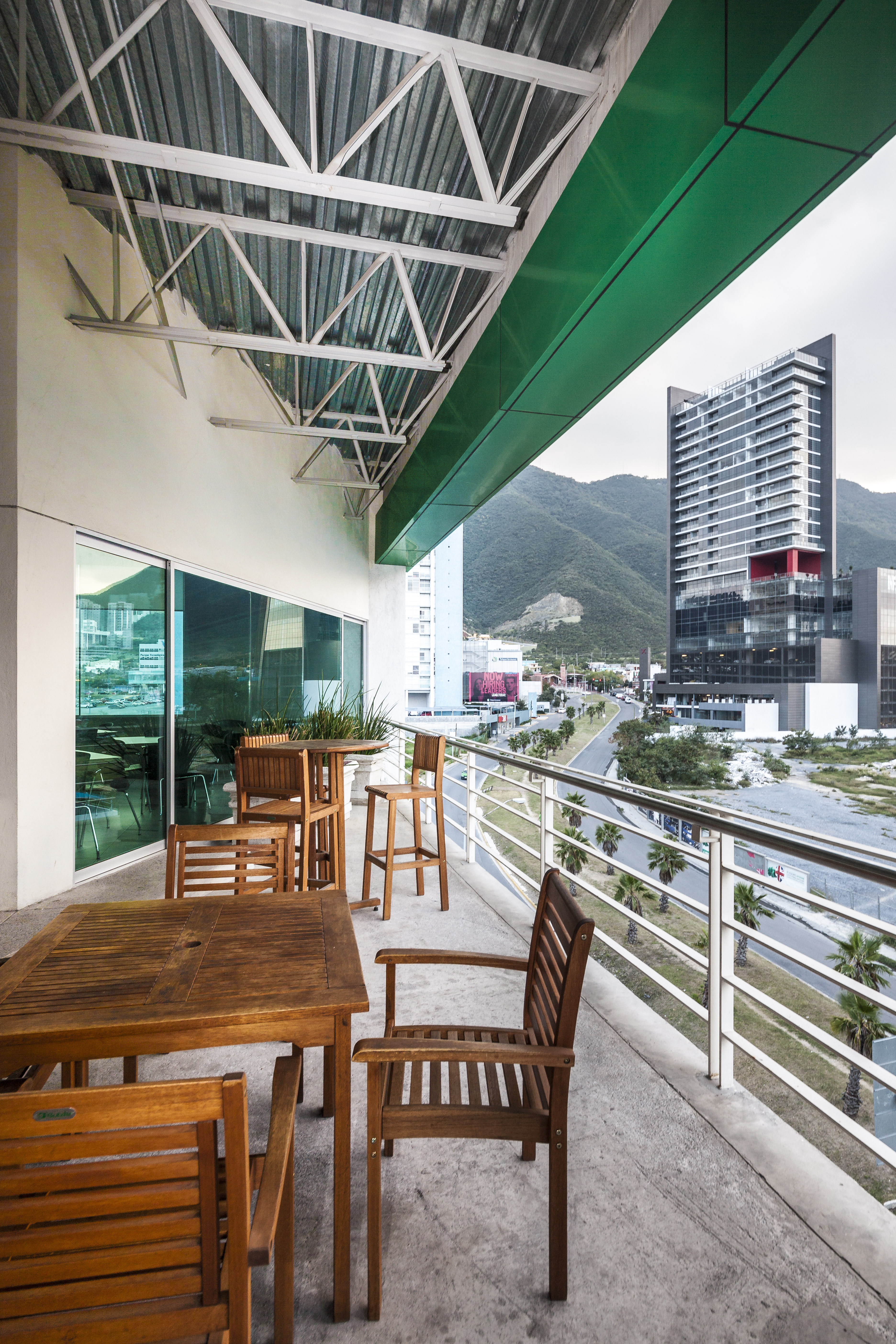 KOINOX Workspace Valle 109.28 by Arq. Bernardo Hinojosa / Arquiplan ...