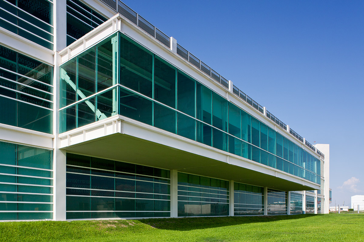 Liceo de Monterrey (Boys School) by Arq. Bernardo Hinojosa / Arquiplan ...