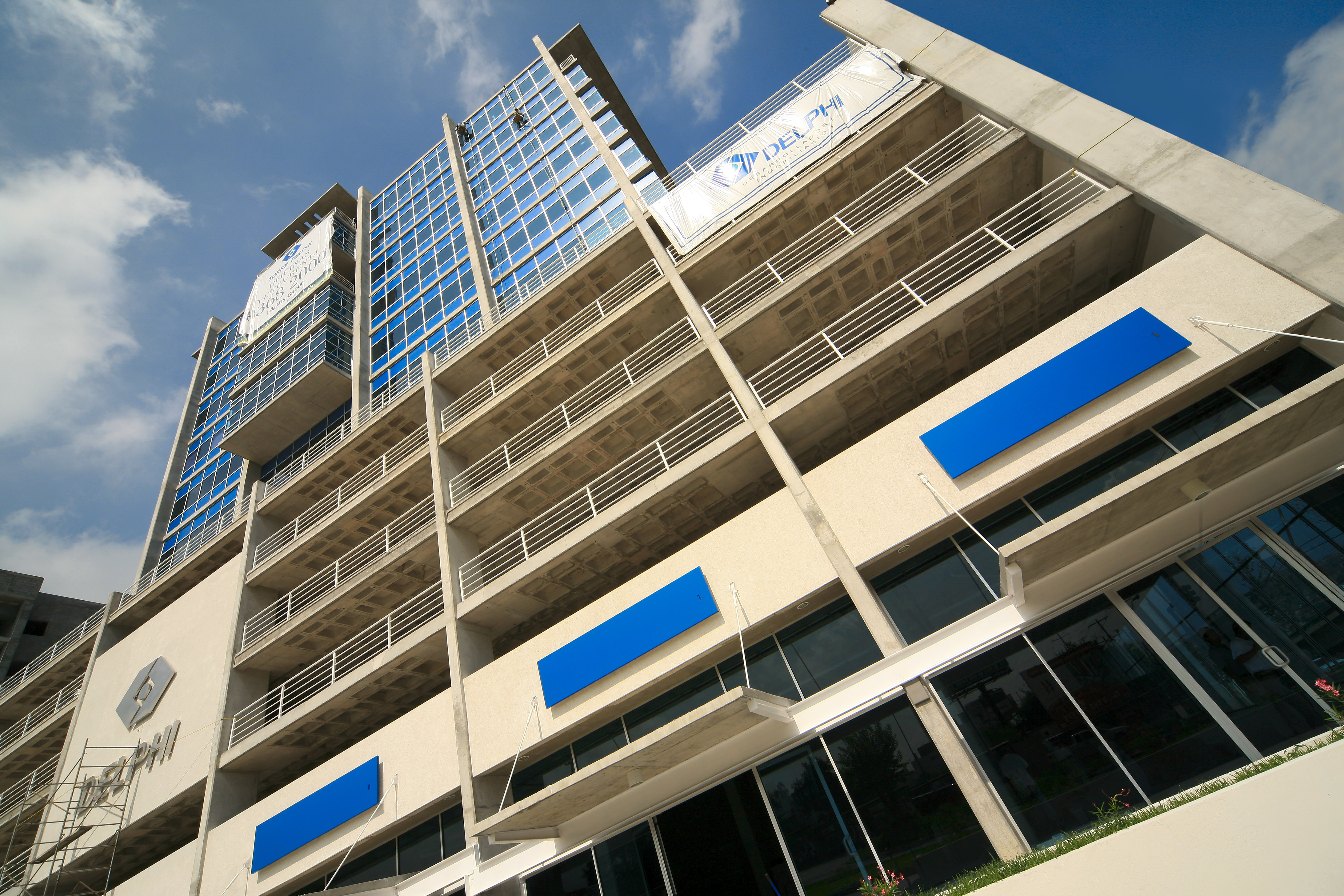 KOINOX Workspace Valle 109.28 by Arq. Bernardo Hinojosa / Arquiplan ...