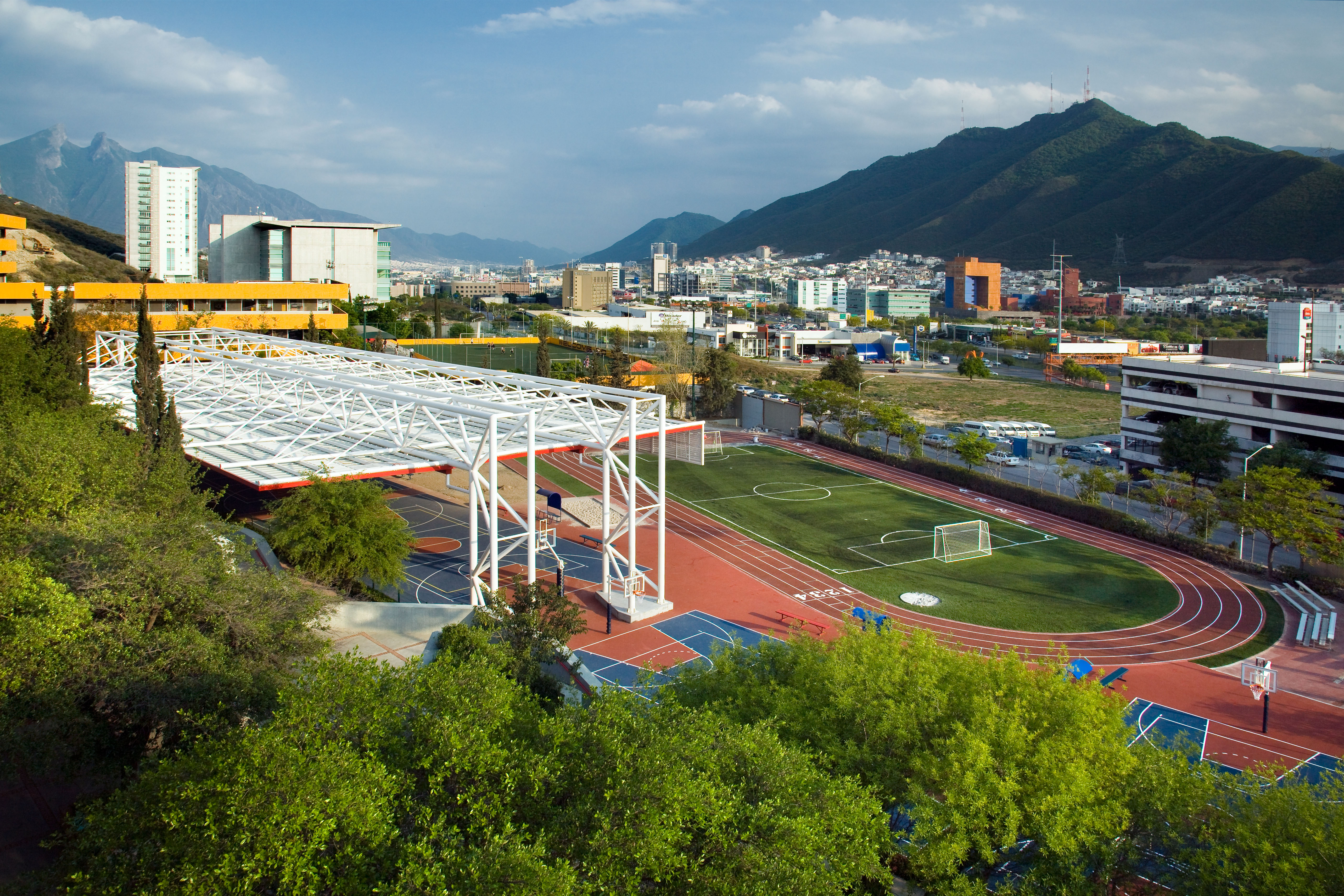 Liceo de Monterrey (Girls School) Recreative Area by Arq. Bernardo ...