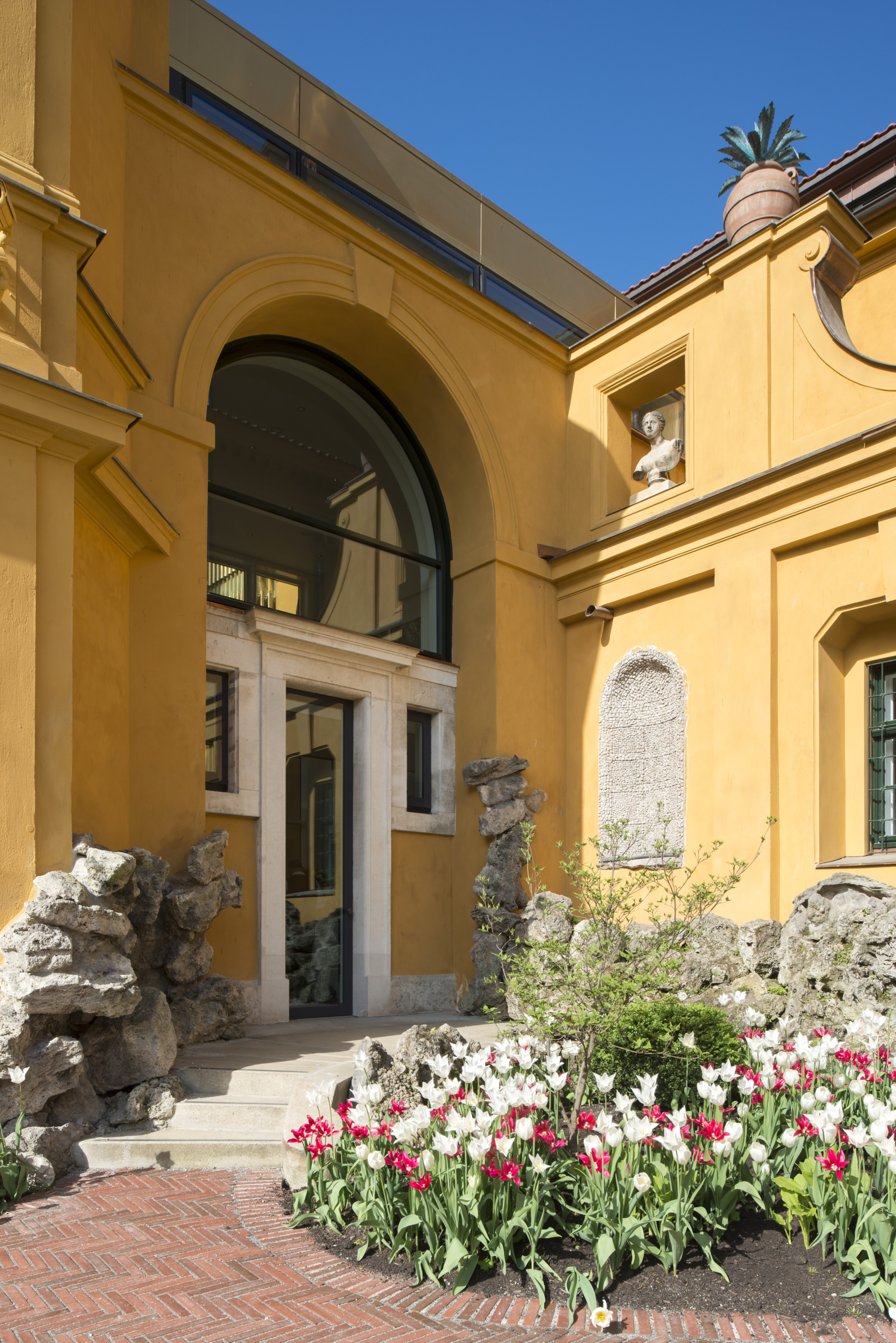 Lenbachhaus Museum by Foster + Partners - Architizer