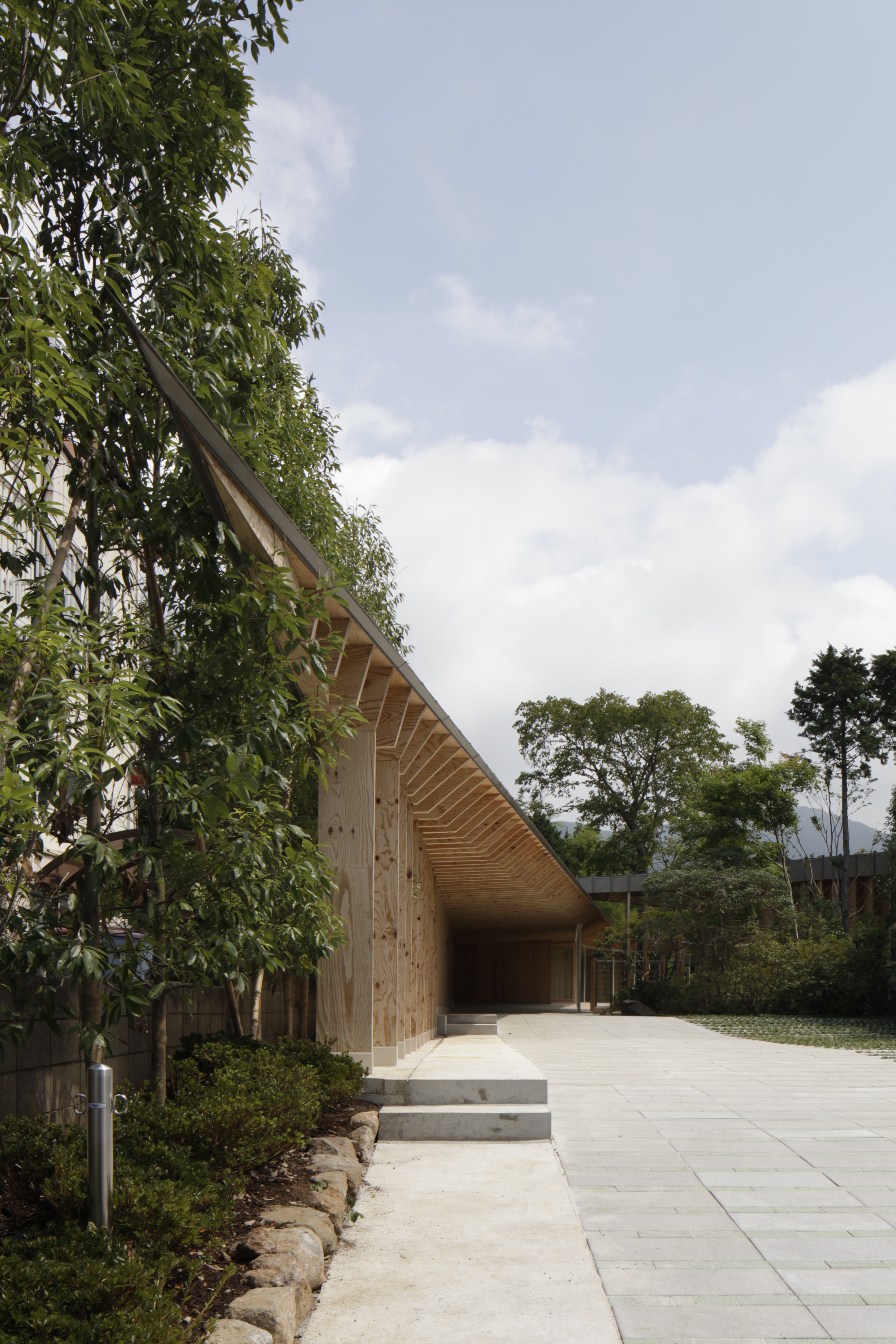 Villa at Sengokubara by Shigeru Ban Architects - Architizer