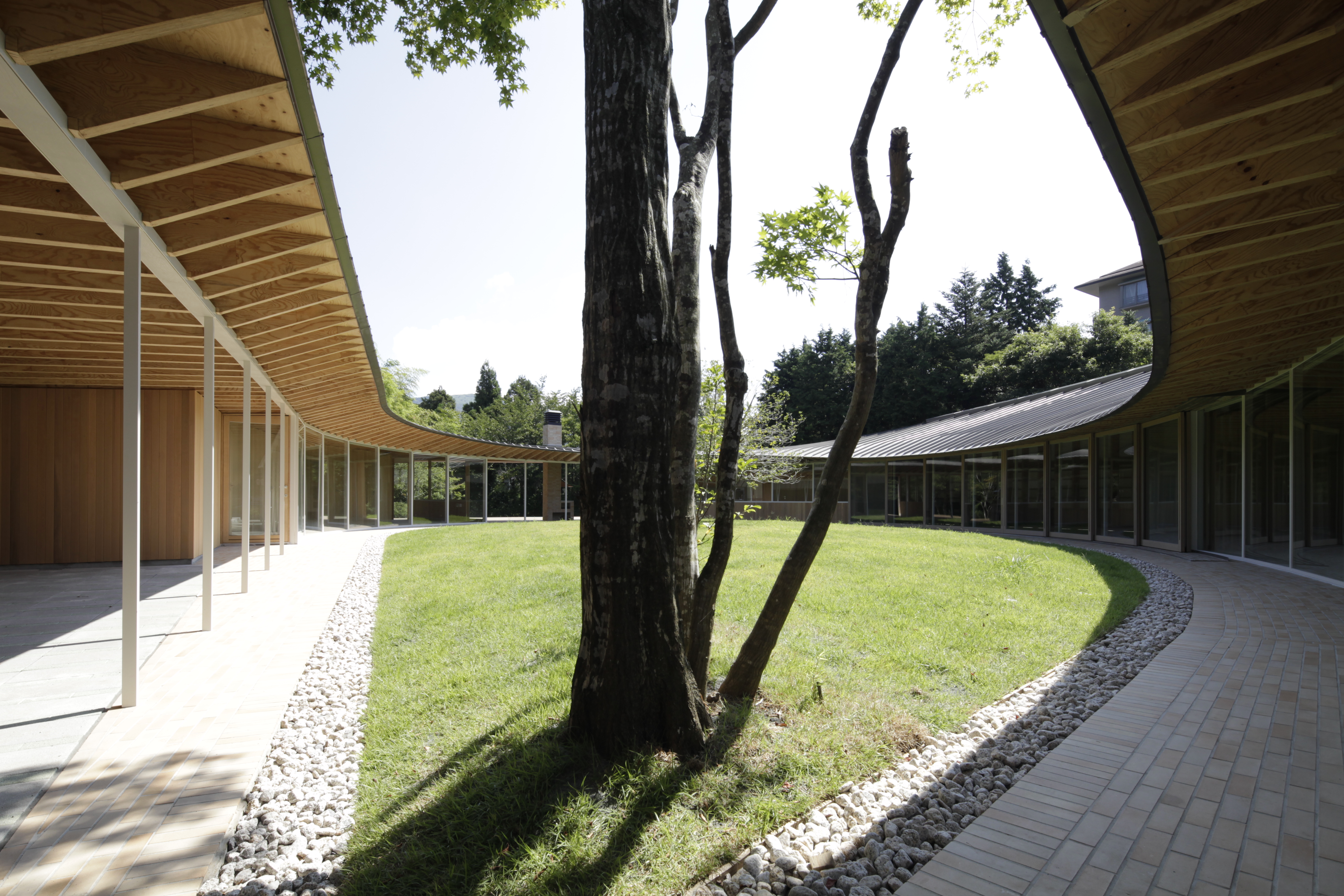 Villa at Sengokubara by Shigeru Ban Architects - Architizer