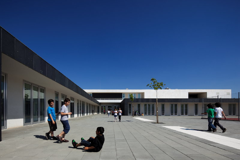 School Center Paredes Alenquer by Andre Espinho Arquitectura - Architizer