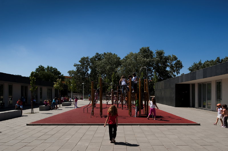 School Center Paredes Alenquer by Andre Espinho Arquitectura - Architizer