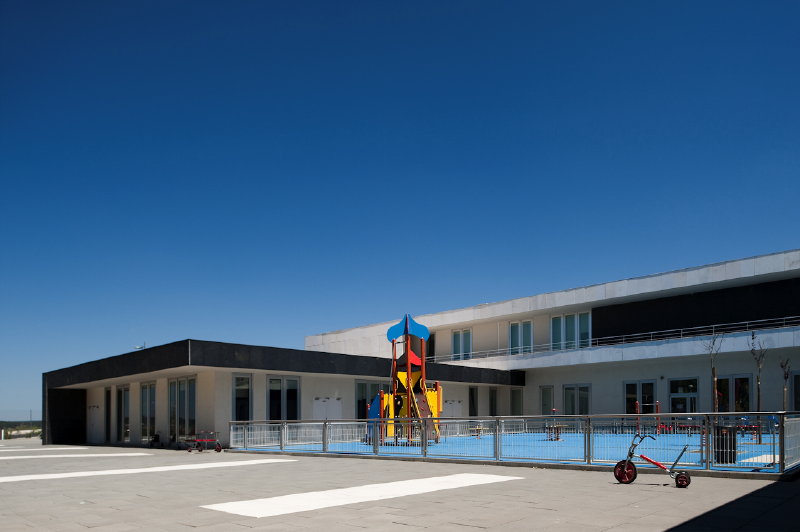 School Center Paredes Alenquer by Andre Espinho Arquitectura - Architizer