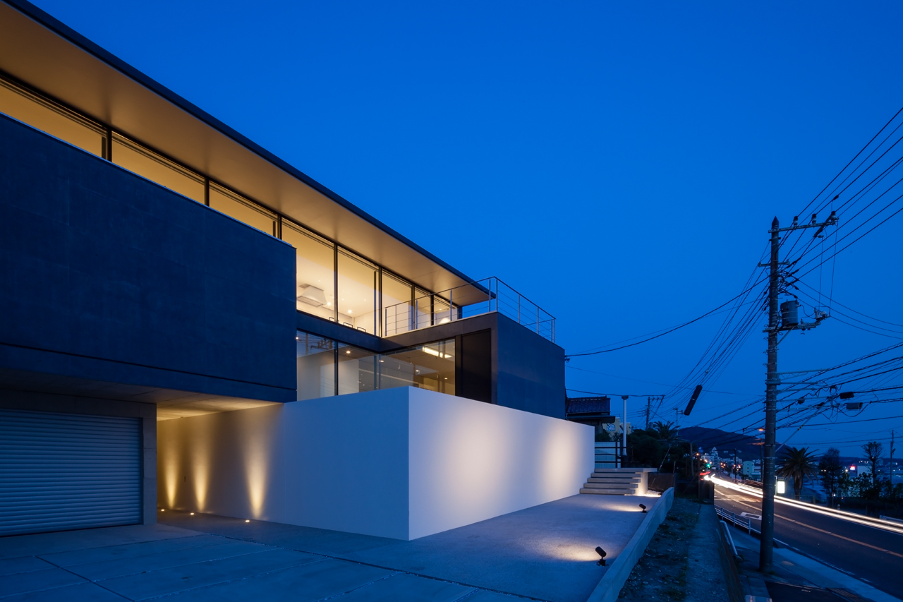 SEASCAPE HOUSE by Tomoyuki Sakakida Architect and Associates - Architizer