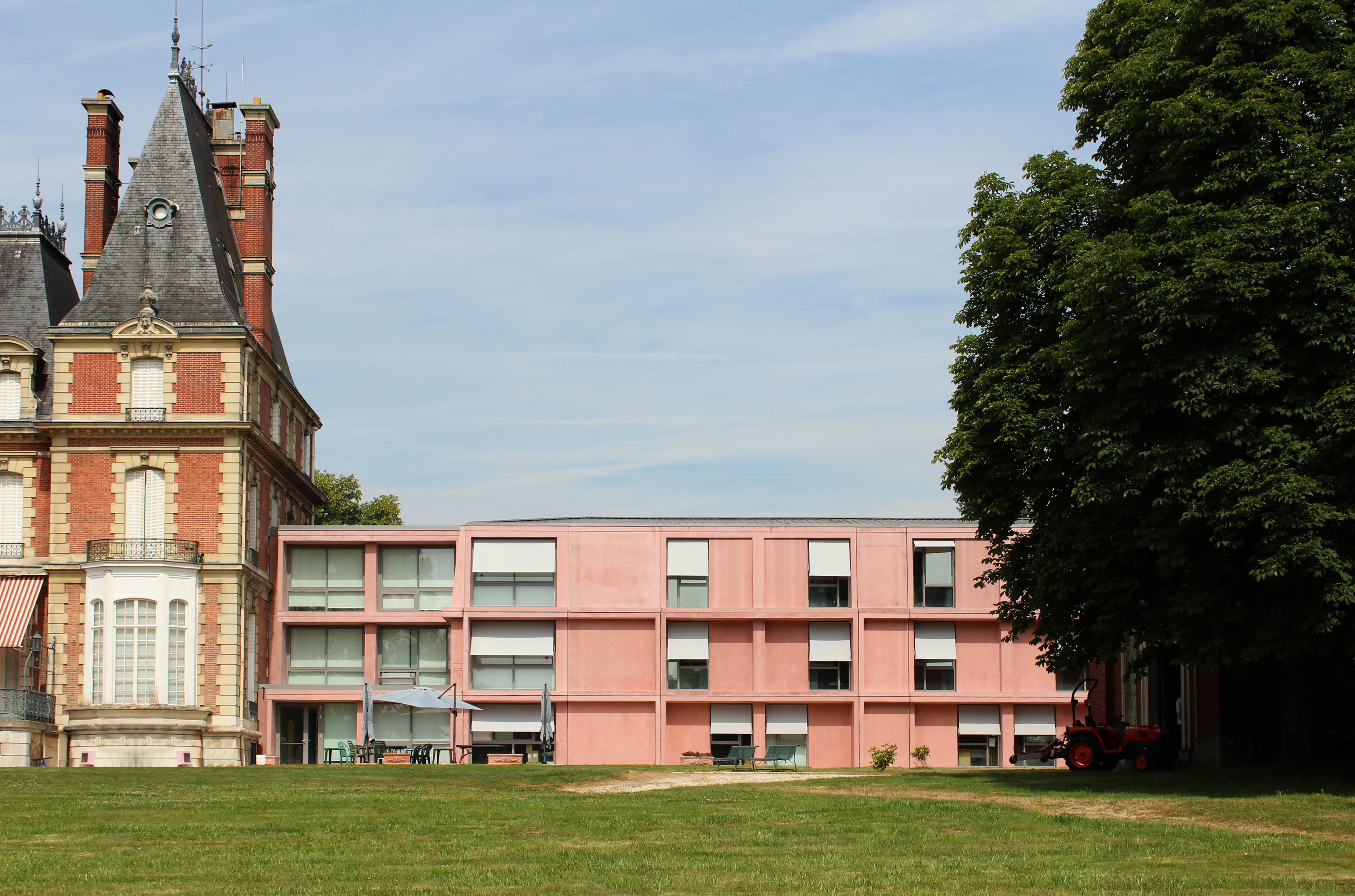 Retirement Home Vaugrigneuse Château de la Fontaine aux Cossons by ...