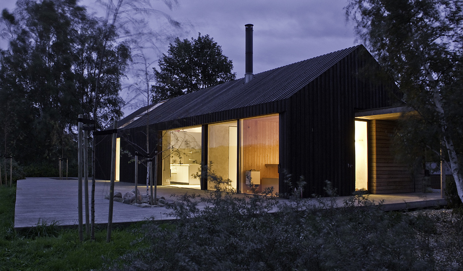 7 Black Timber Residences Embrace Their Dark Side - Architizer Journal