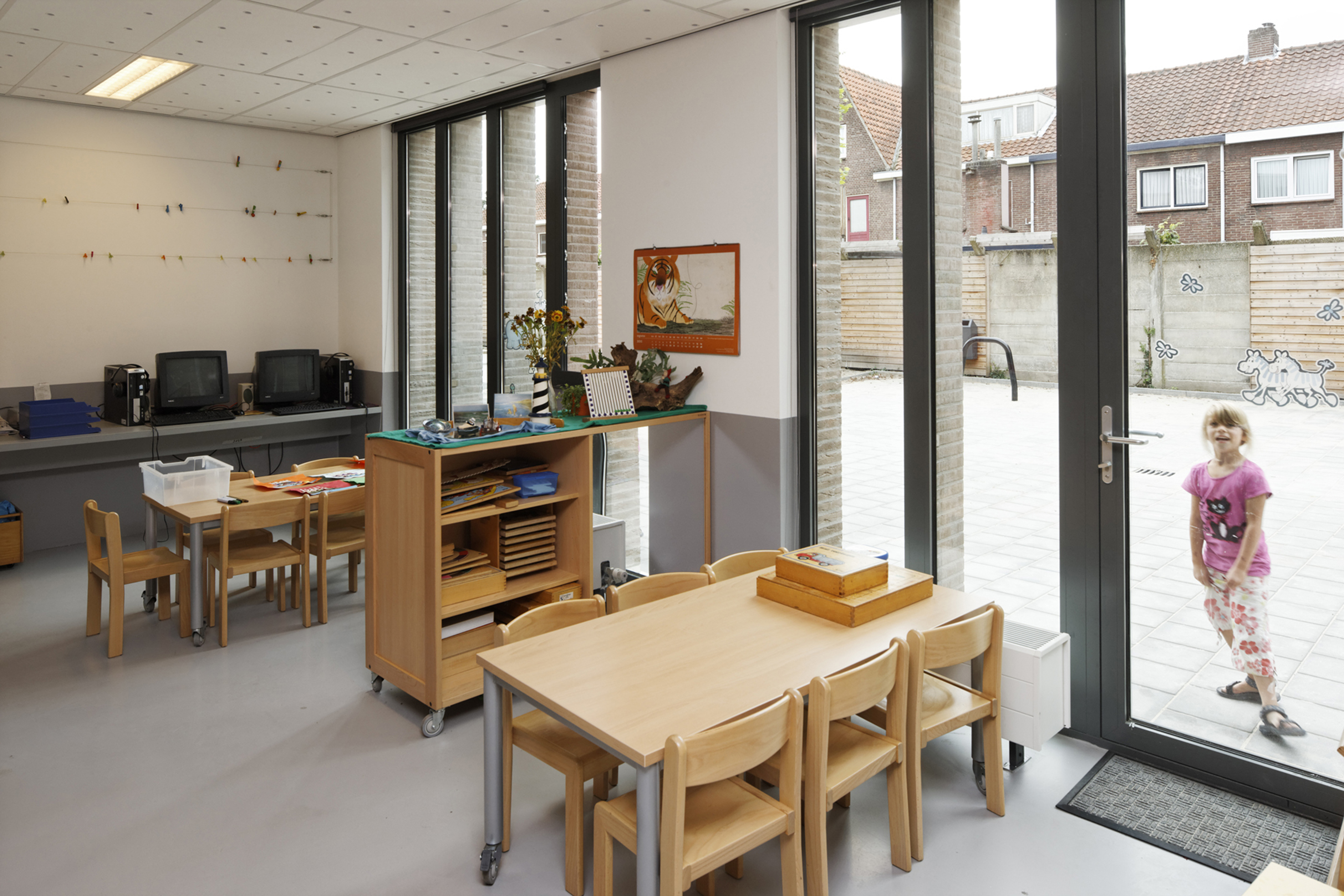 Primary School De Vuurvogel by Grosfeld van der Velde architecten ...