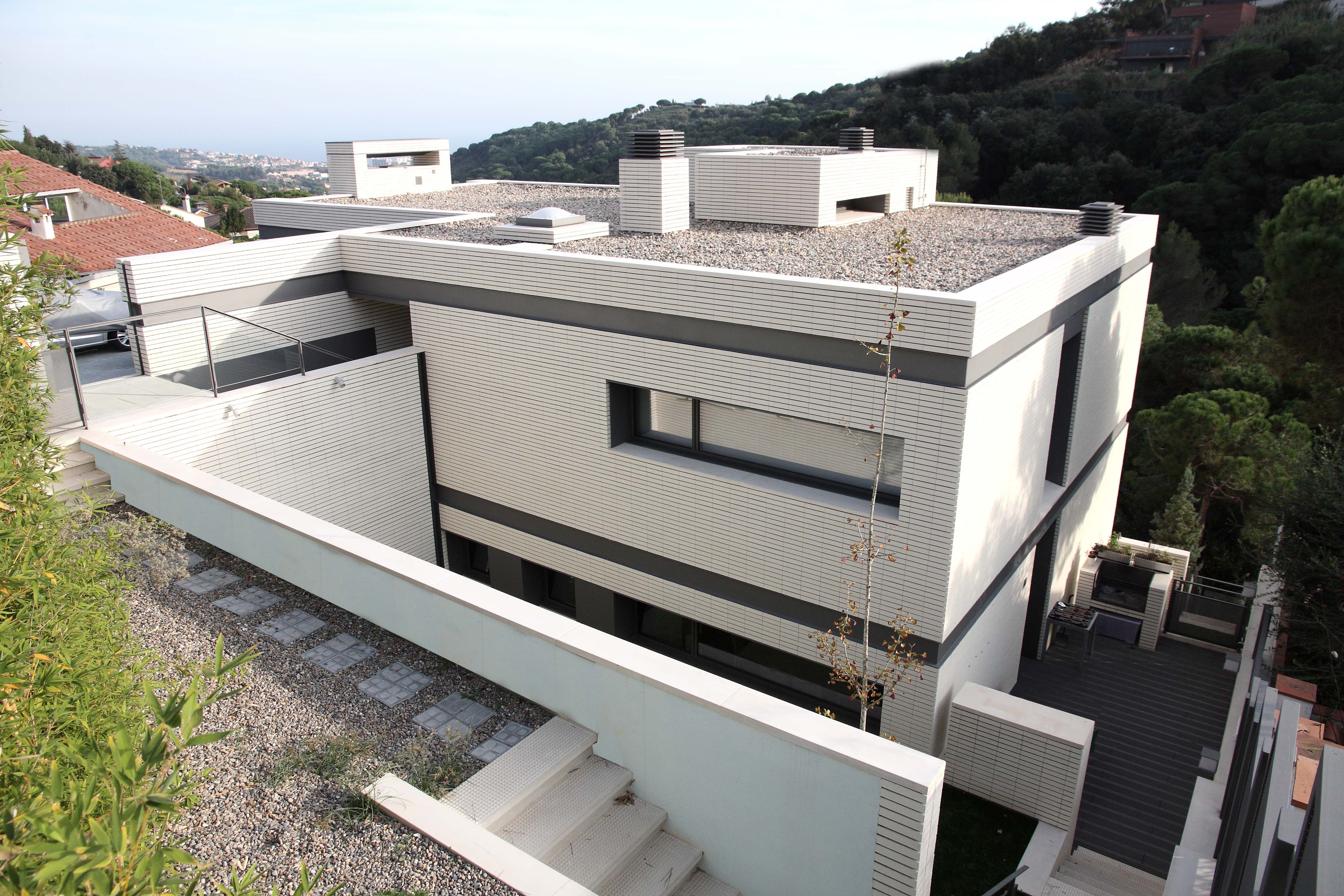 D.O. ALELLA HOUSE by Estudio de Arquitectura e Ingeniería Mirtolini ...