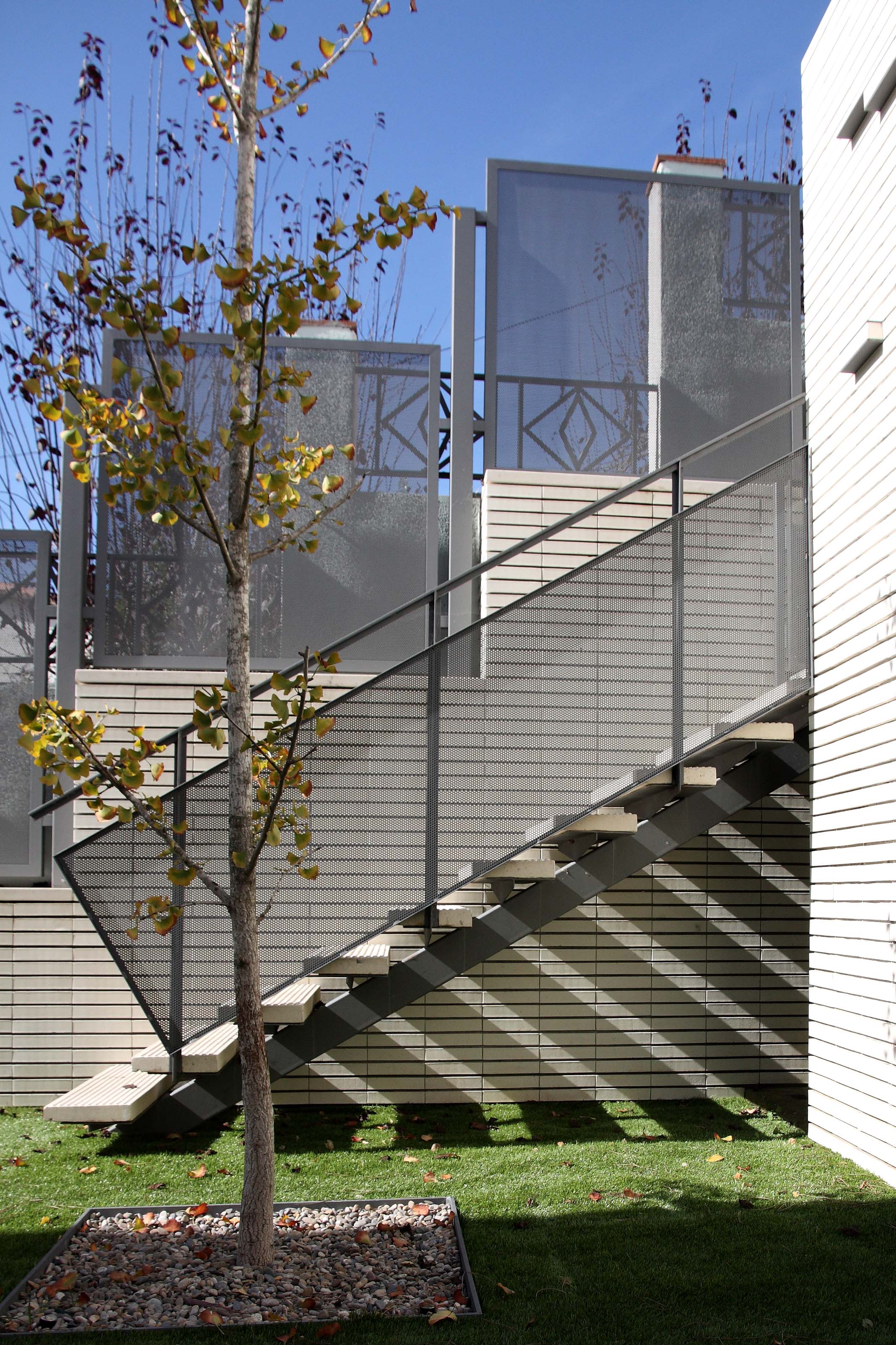 D.O. ALELLA HOUSE by Estudio de Arquitectura e Ingeniería Mirtolini ...