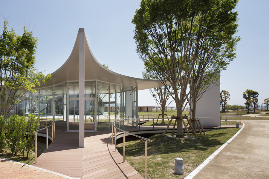 Double roof house by Hirokazu Suemitsu + Yoko Suemitsu/SUEP. - Architizer